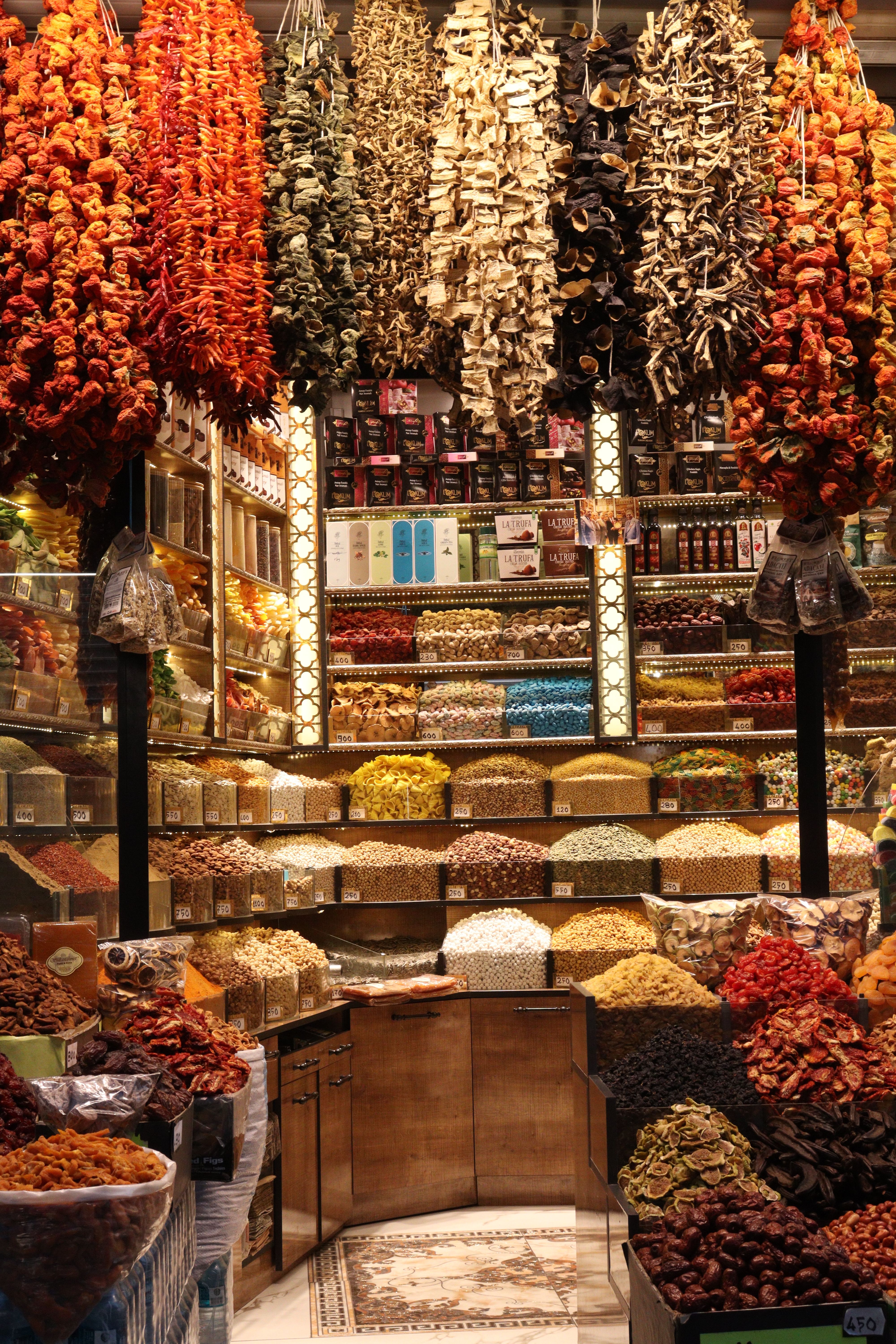Vibrant Spice and Dry Goods Market in Kayseri · Free Stock Photo