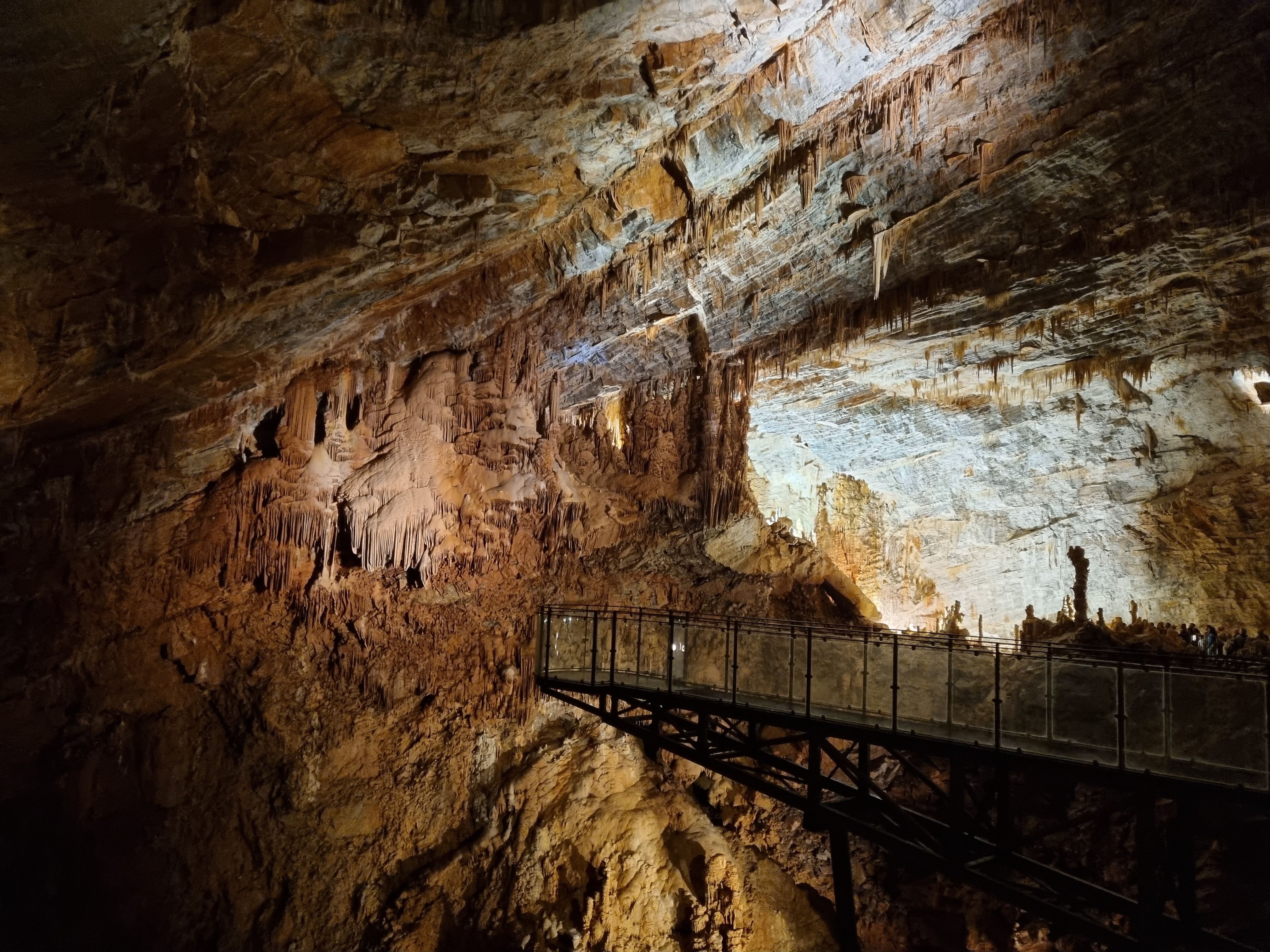 Spectacular Stalactites in Majestic Cave Interior · Free Stock Photo