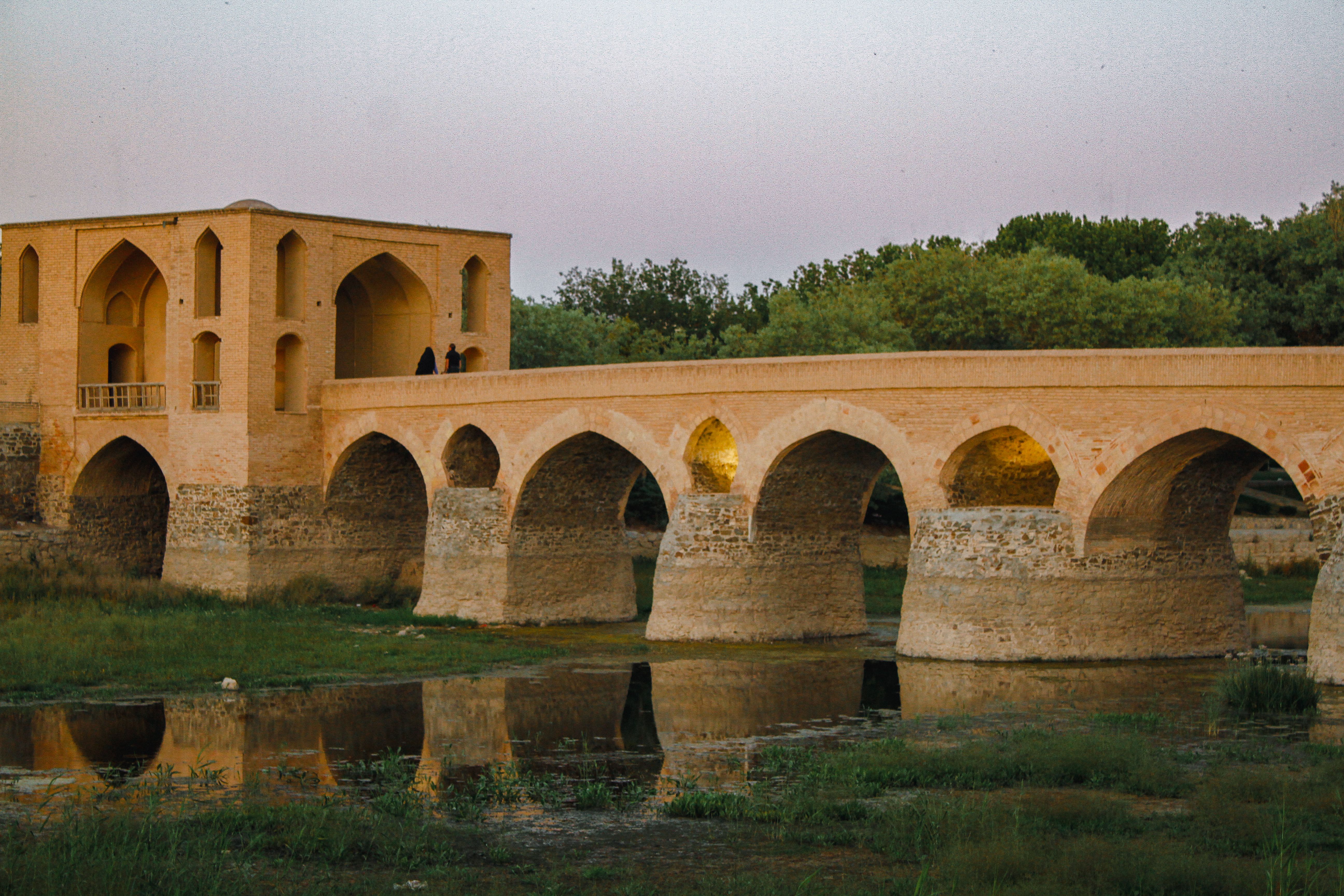 Historic Khaju Bridge in Isfahan, Iran at Twilight · Free Stock Photo