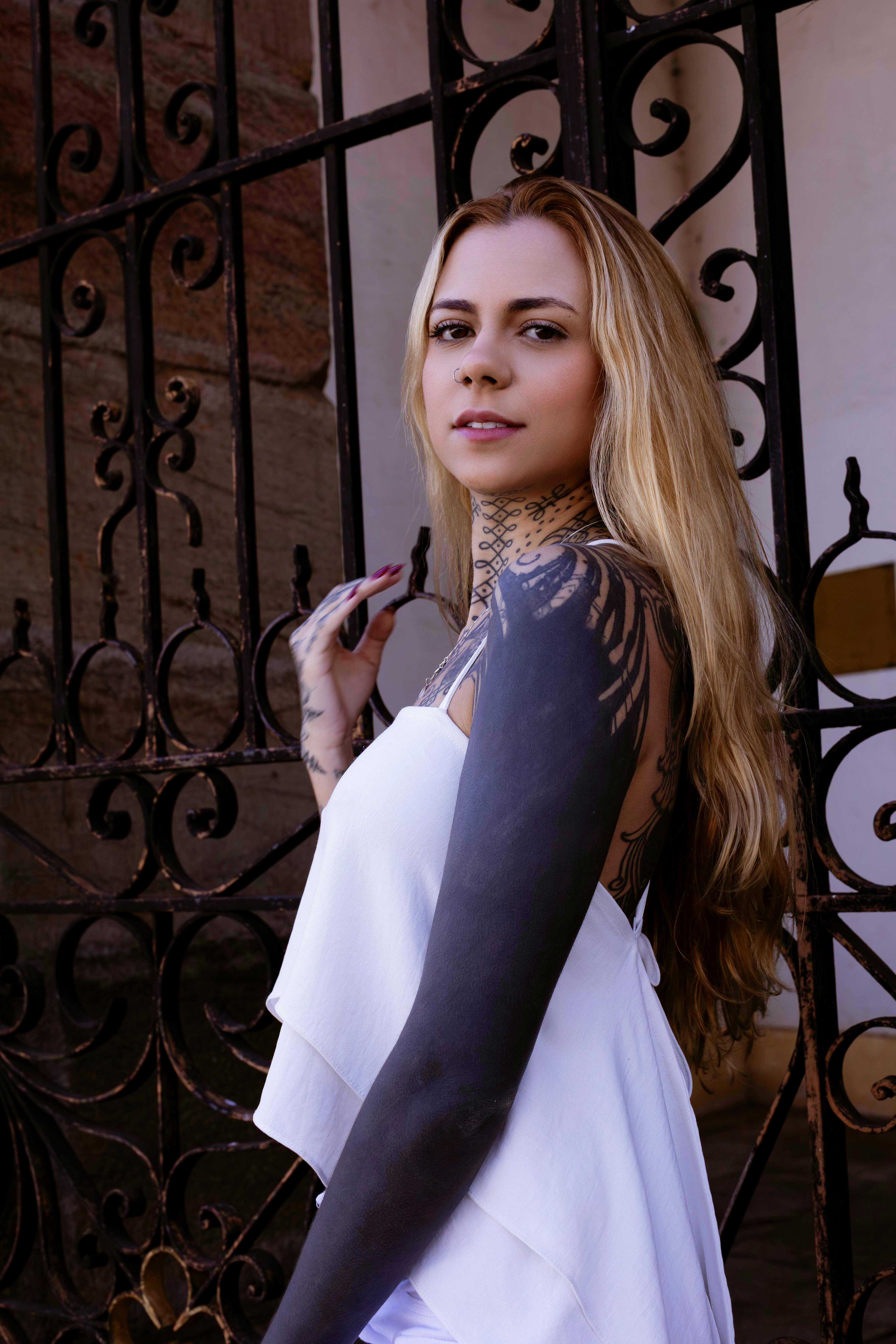 Body+Painted+Bikini Photos, Download The BEST Free Body+Painted+Bikini ...