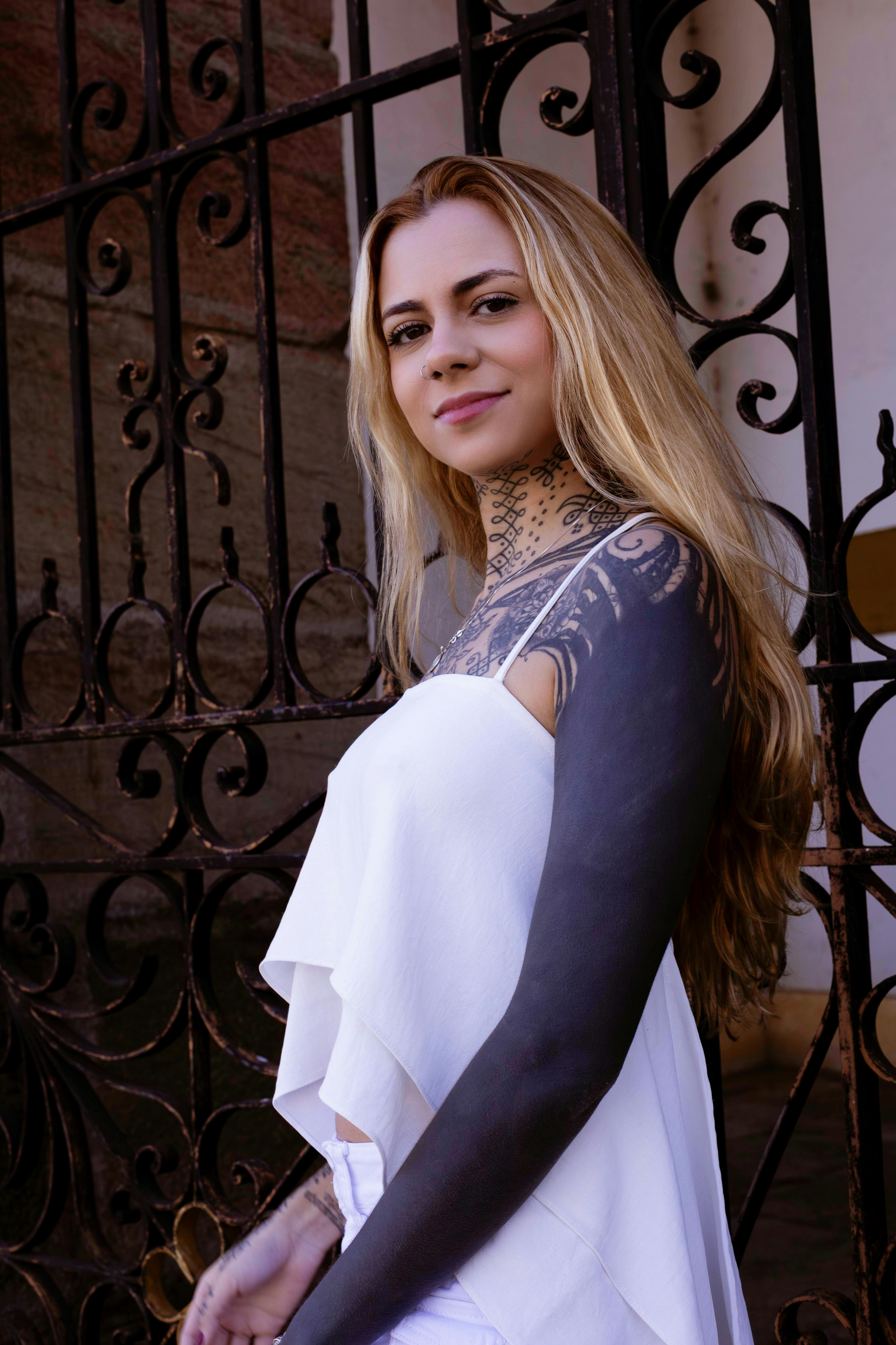 Body+Painted+Bikini Photos, Download The BEST Free Body+Painted+Bikini ...