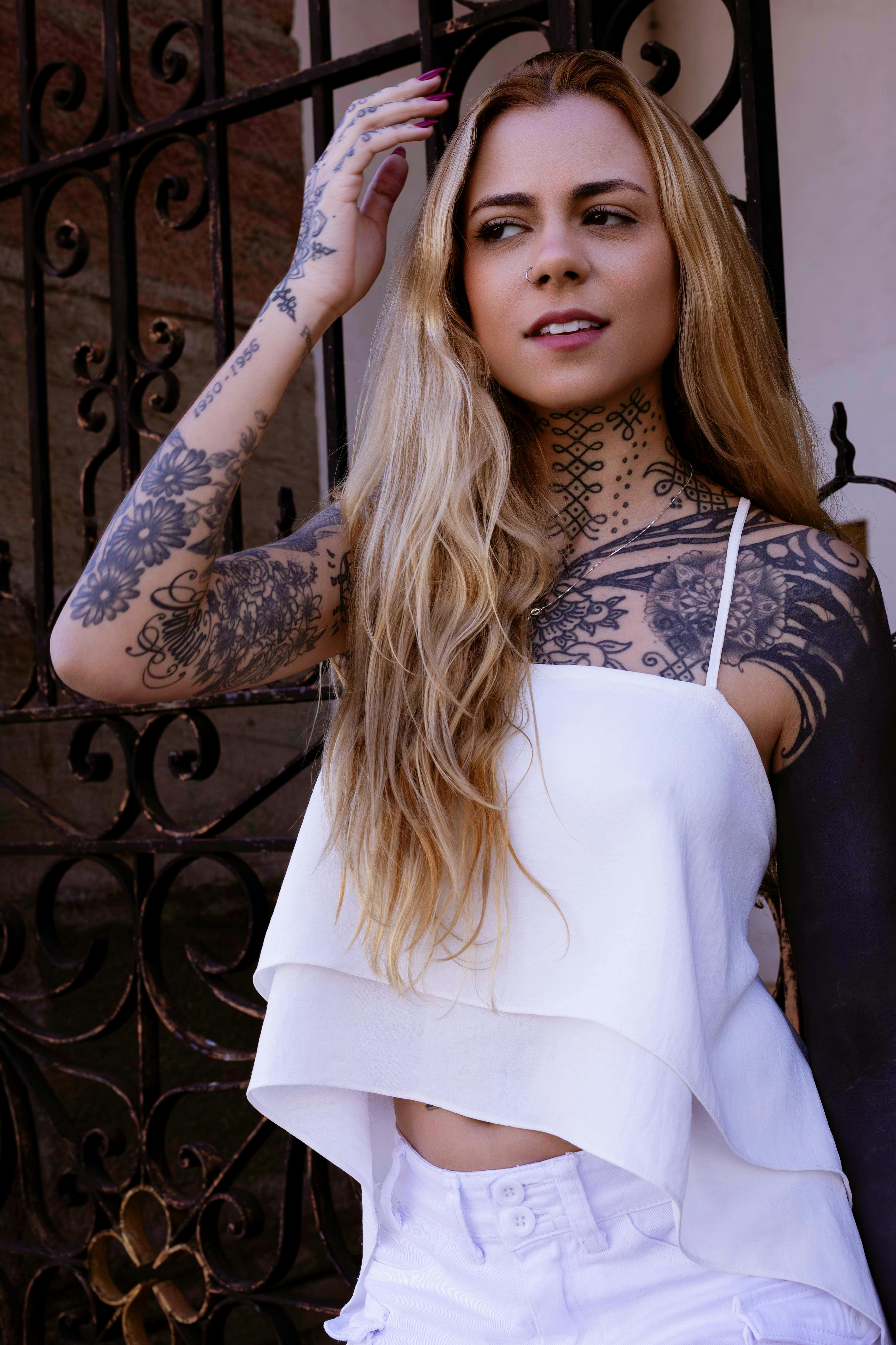 Body+Painted+Bikini Photos, Download The BEST Free Body+Painted+Bikini ...