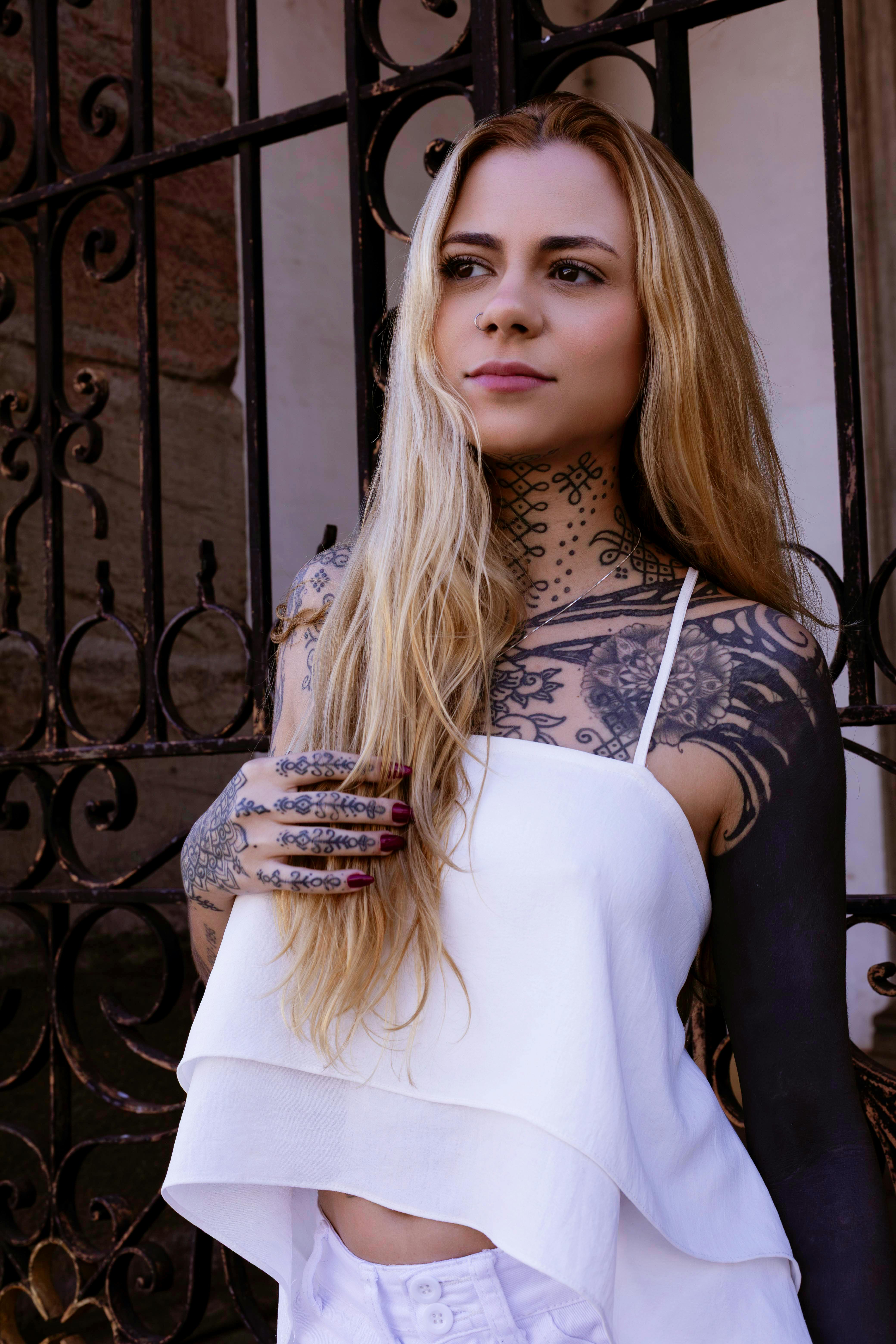 Body+Painted+Bikini Photos, Download The BEST Free Body+Painted+Bikini ...