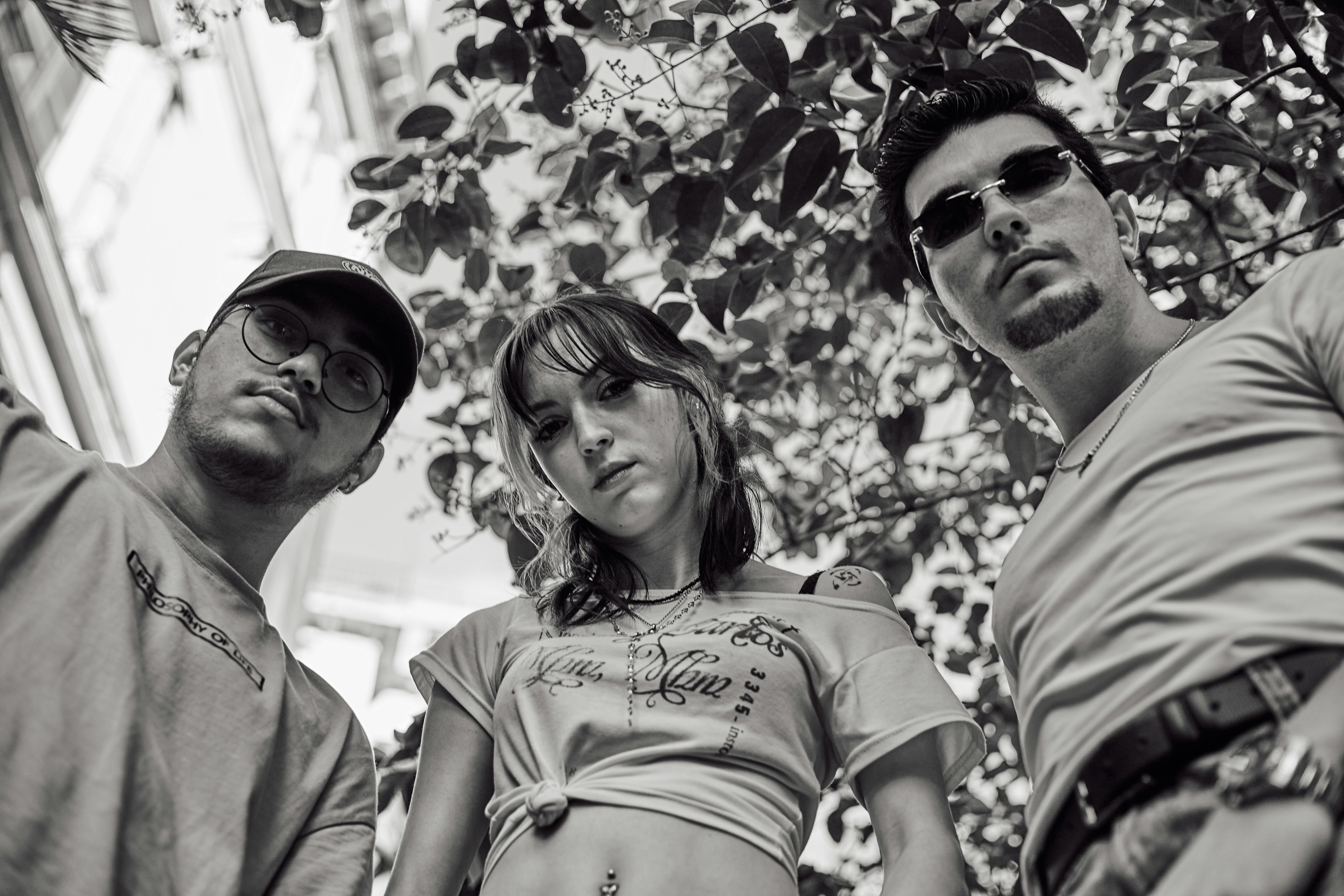 Trio Poses Photos, Download The BEST Free Trio Poses Stock Photos & HD ...