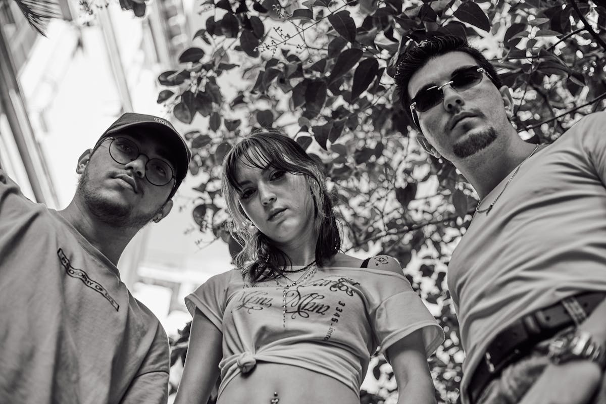 Trio Poses Photos, Download The BEST Free Trio Poses Stock Photos & HD ...