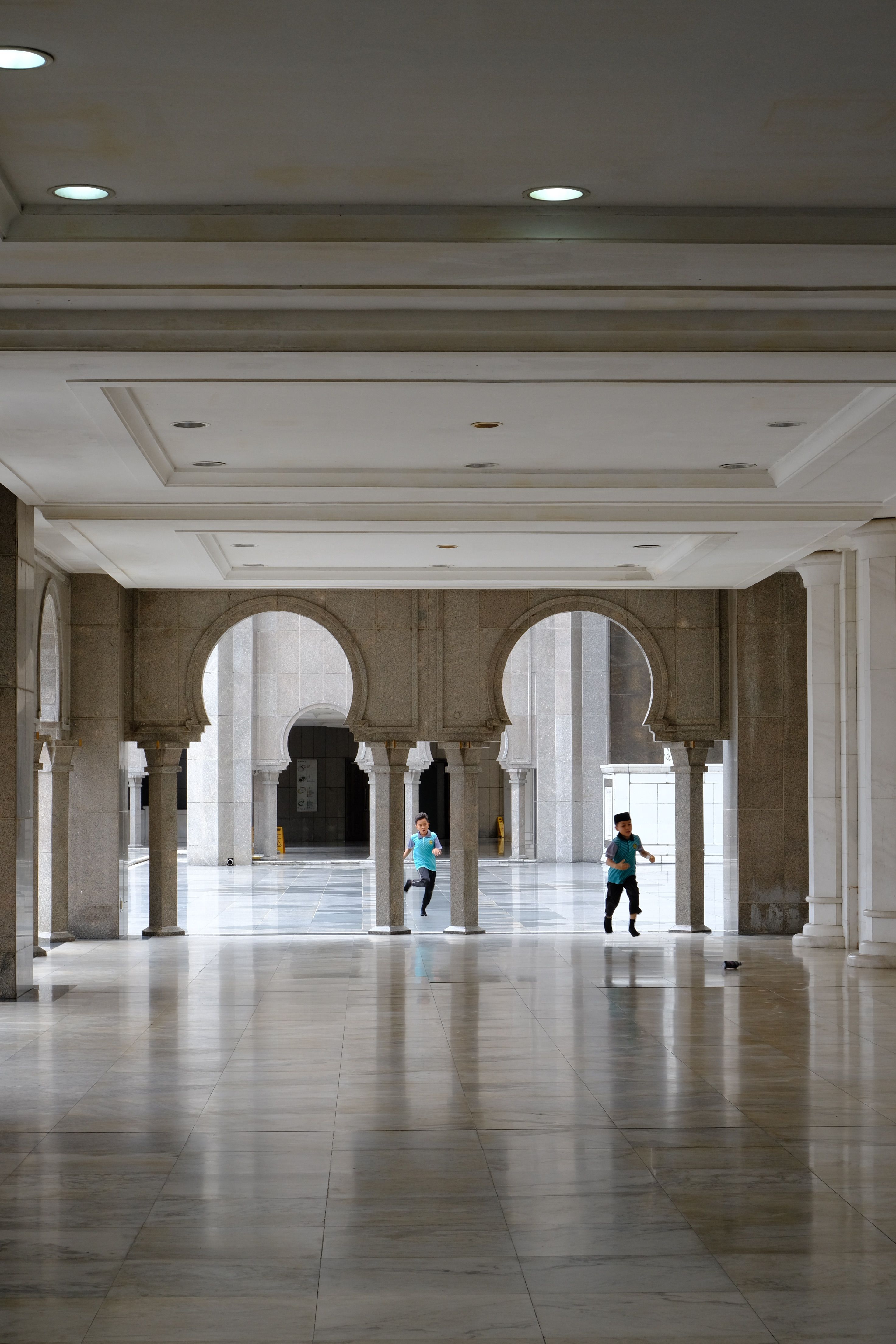 Indoor Walkway Photos, Download The BEST Free Indoor Walkway Stock ...