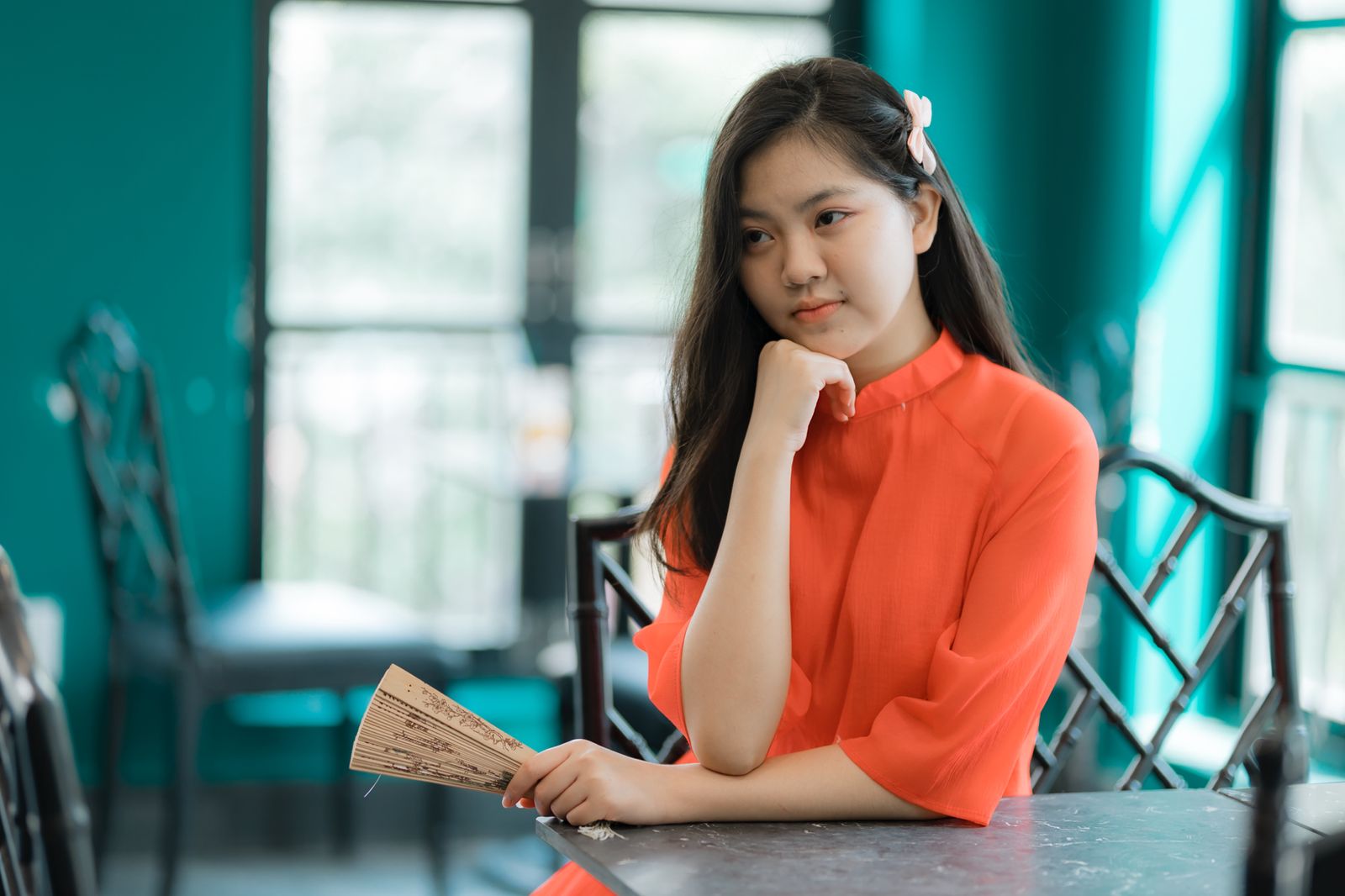 Person Sitting Photos, Download The BEST Free Person Sitting Stock ...