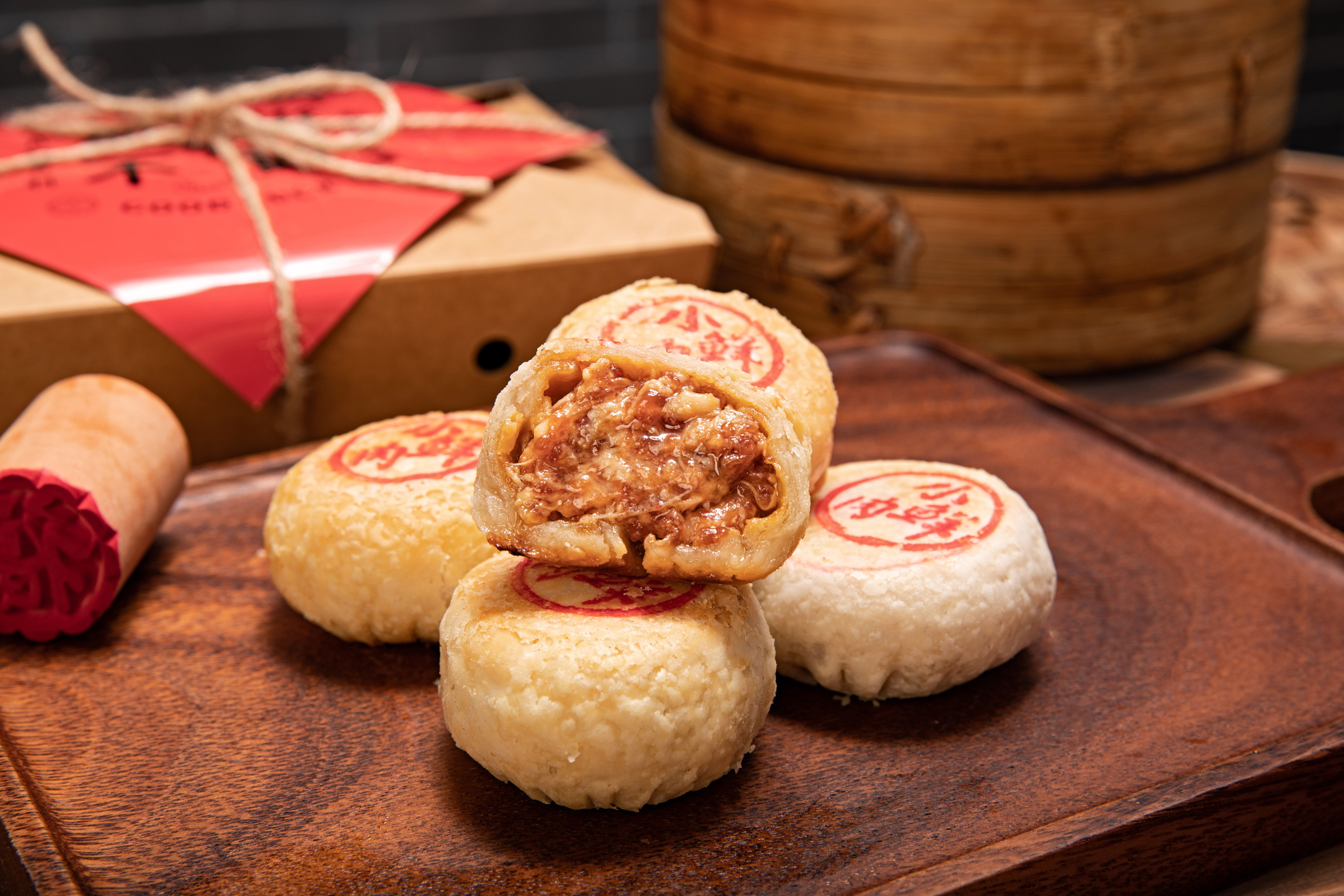 Traditional Chinese Pastry Displayed on Wooden Tray · Free Stock Photo