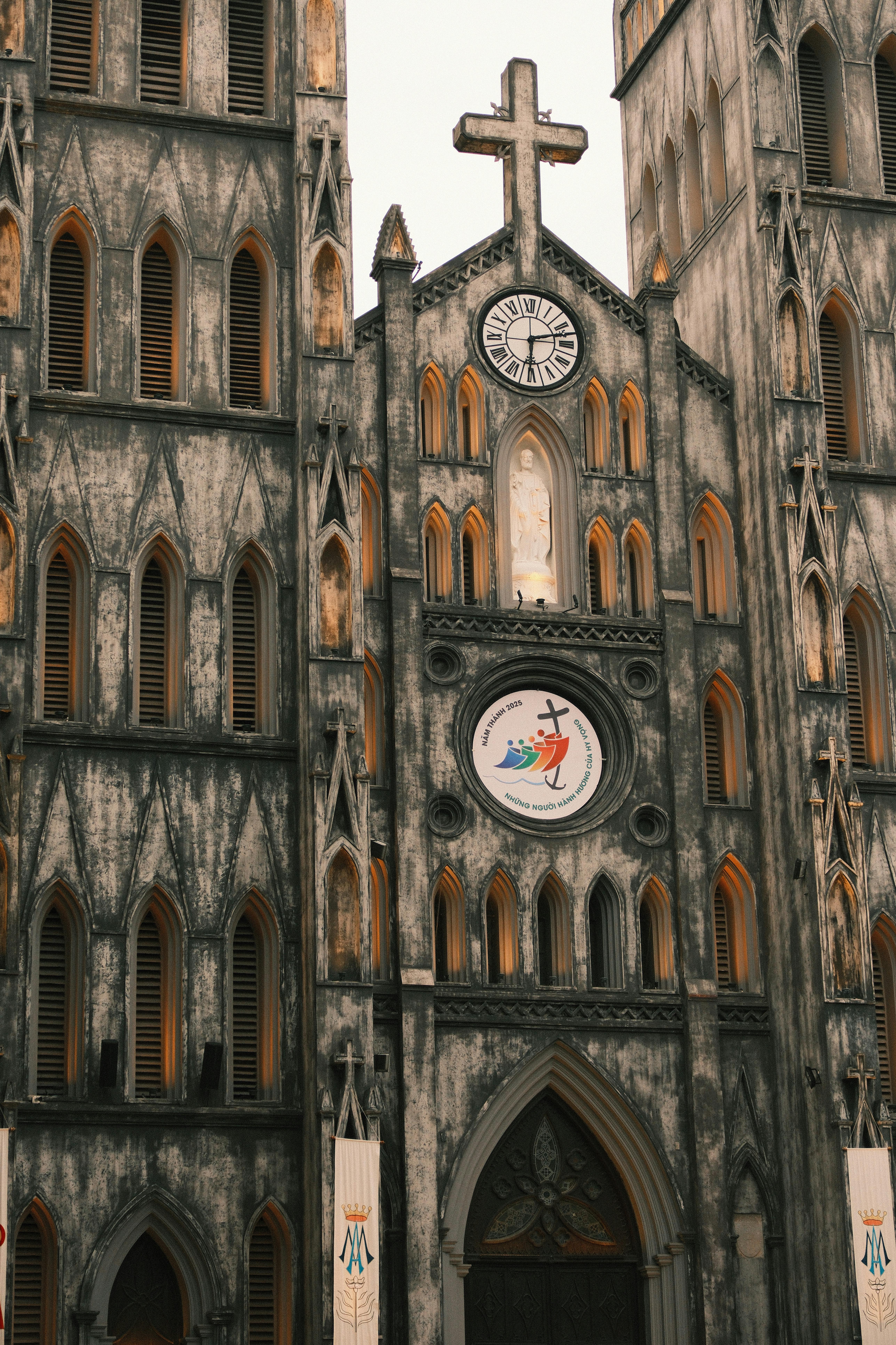 Gothic Revival Church Facade in Rome · Free Stock Photo