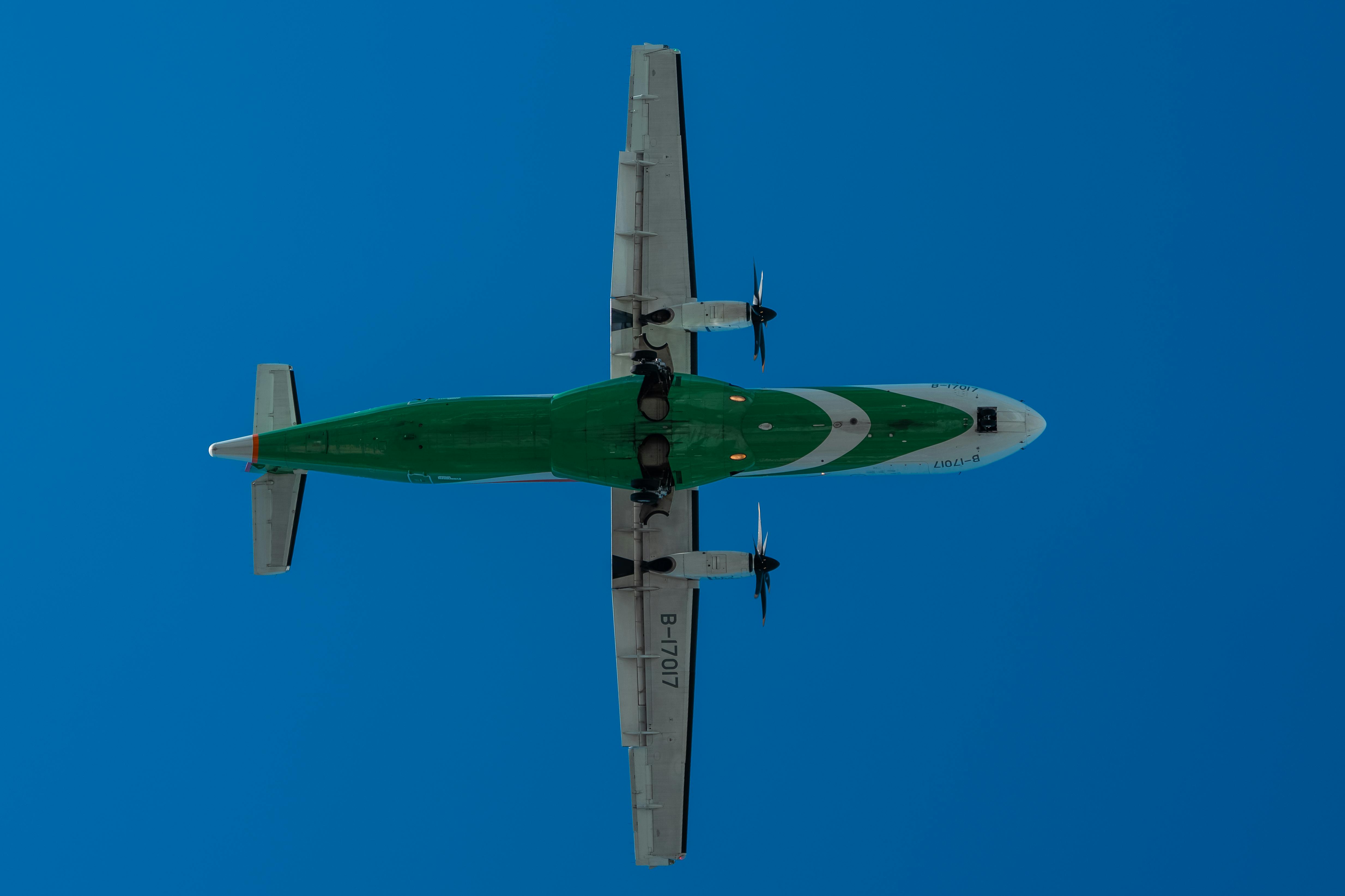 Funny Airplane Photos, Download The BEST Free Funny Airplane Stock ...