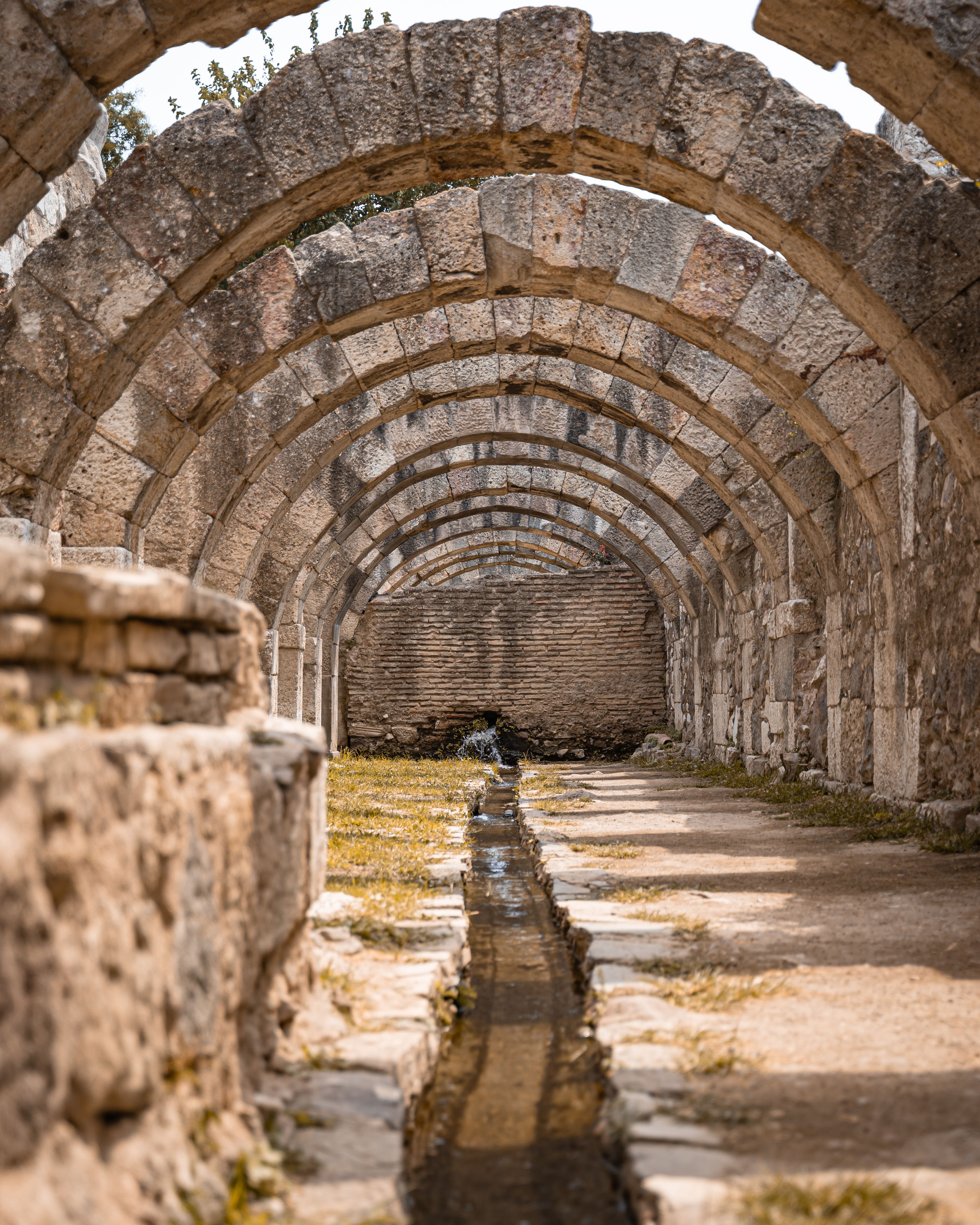Ancient Roman Stone Arches in Izmir, Türkiye · Free Stock Photo