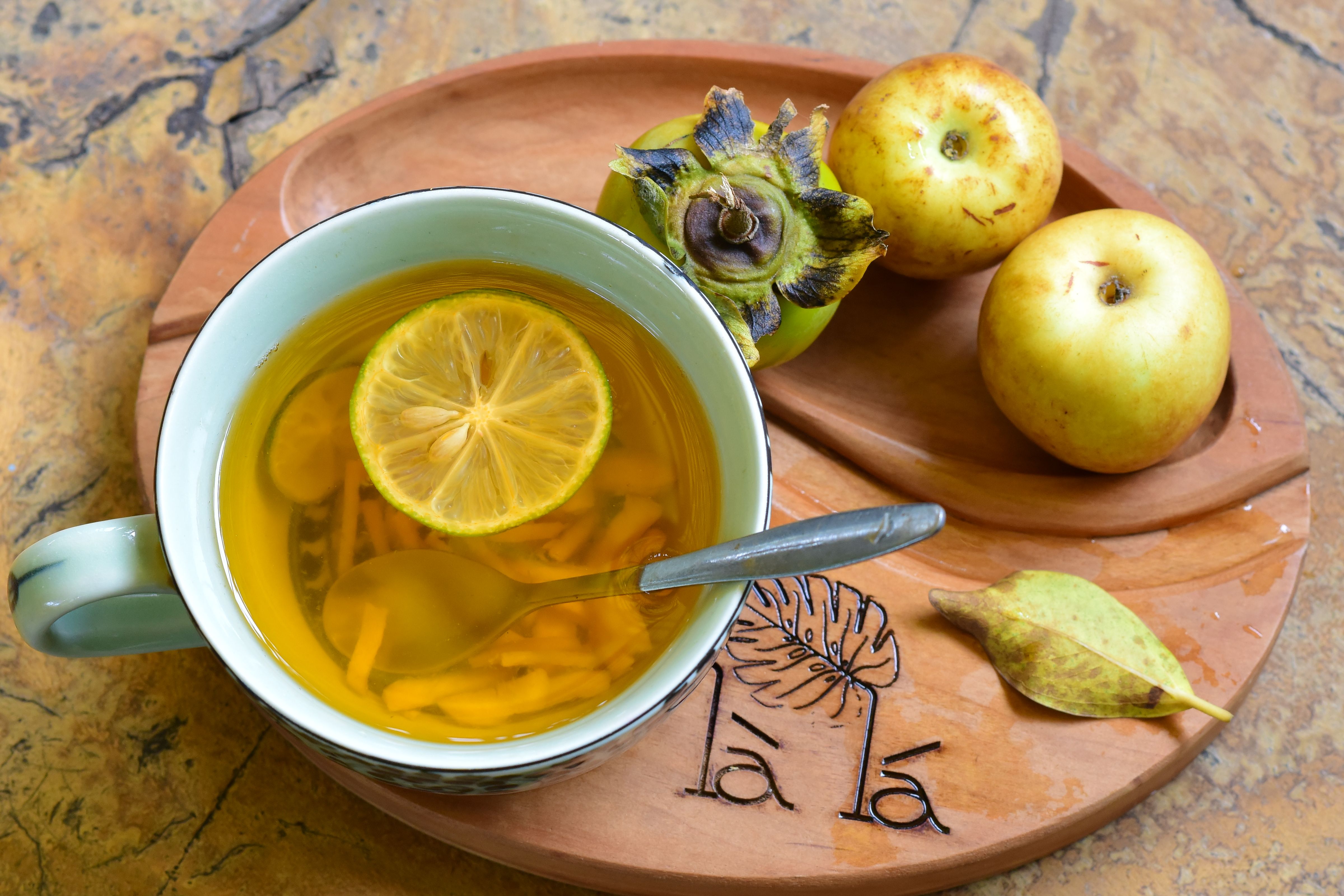 Refreshing Lemon Tea with Apples and Persimmon · Free Stock Photo