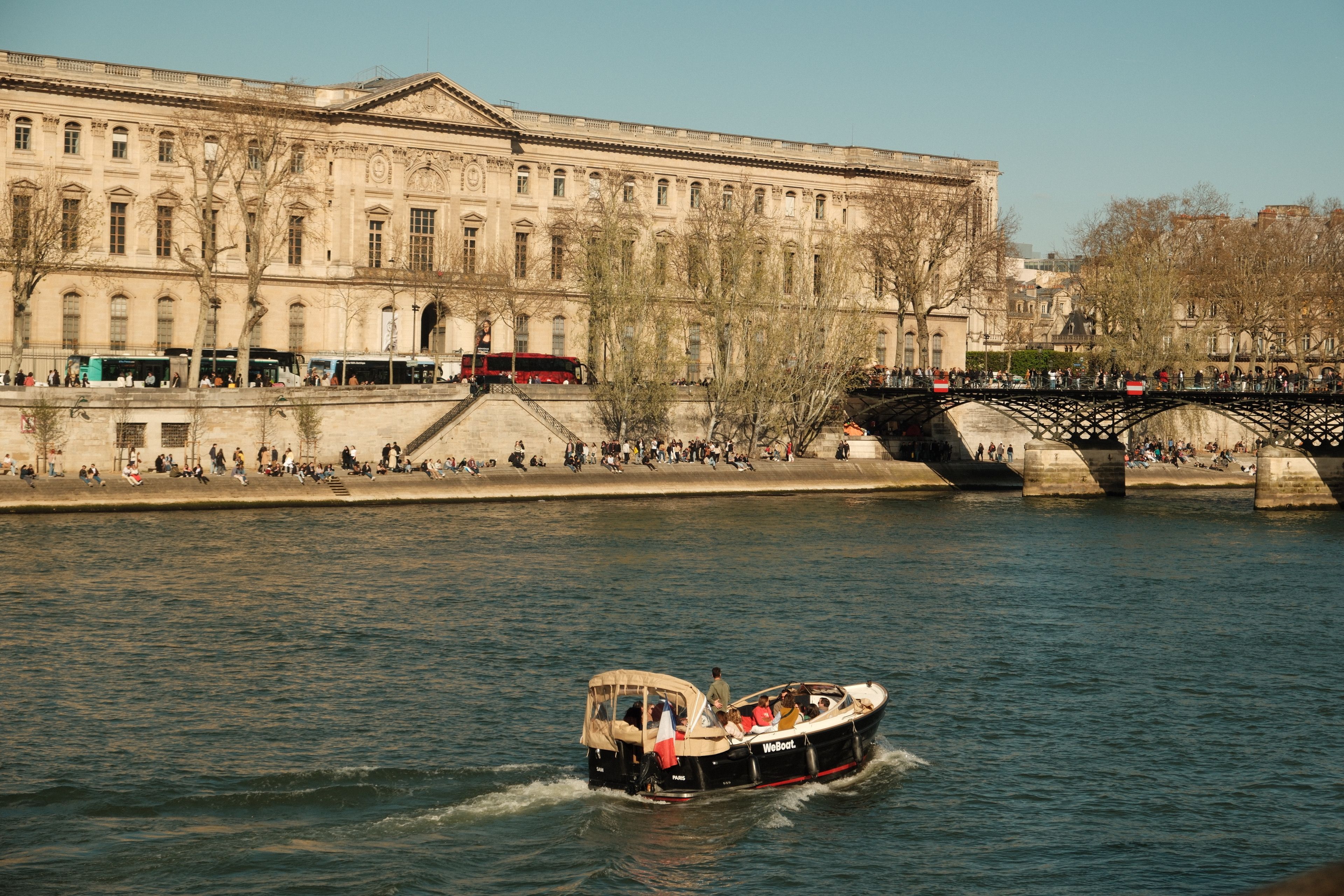 Seine River View with Historic Paris Landmark · Free Stock Photo