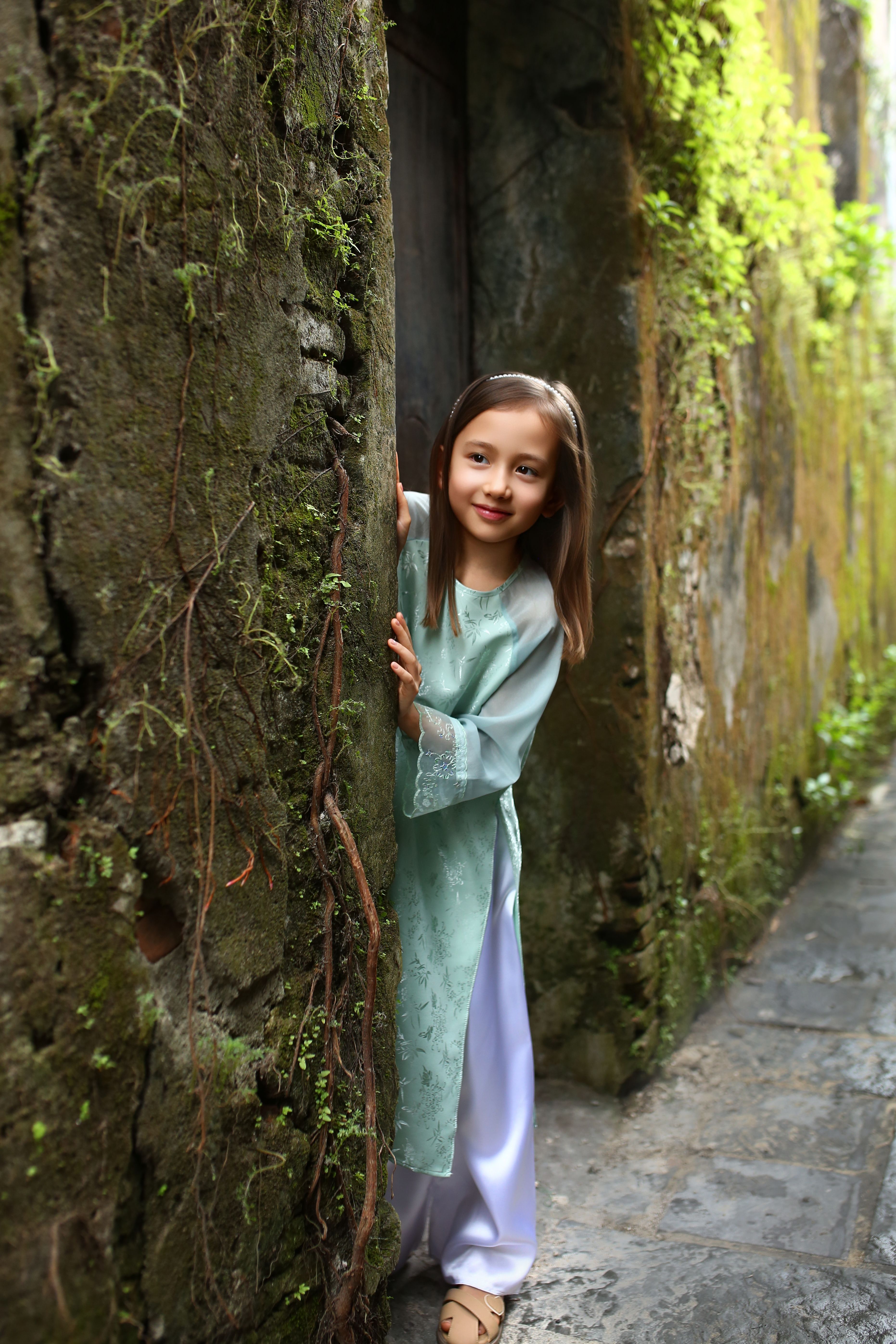 Cautious Smile Photos, Download The BEST Free Cautious Smile Stock ...