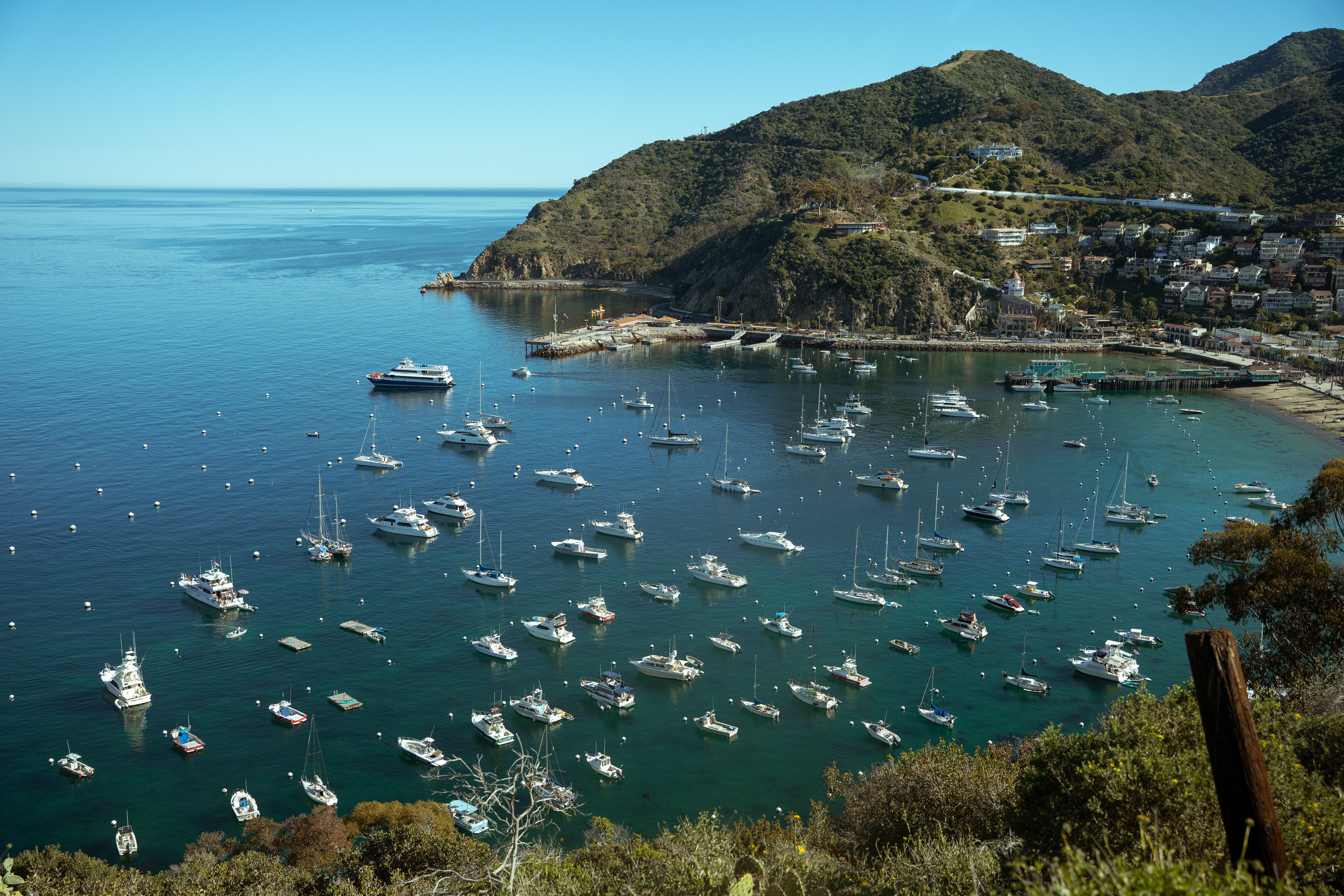 Boats and Cliff · Free Stock Photo