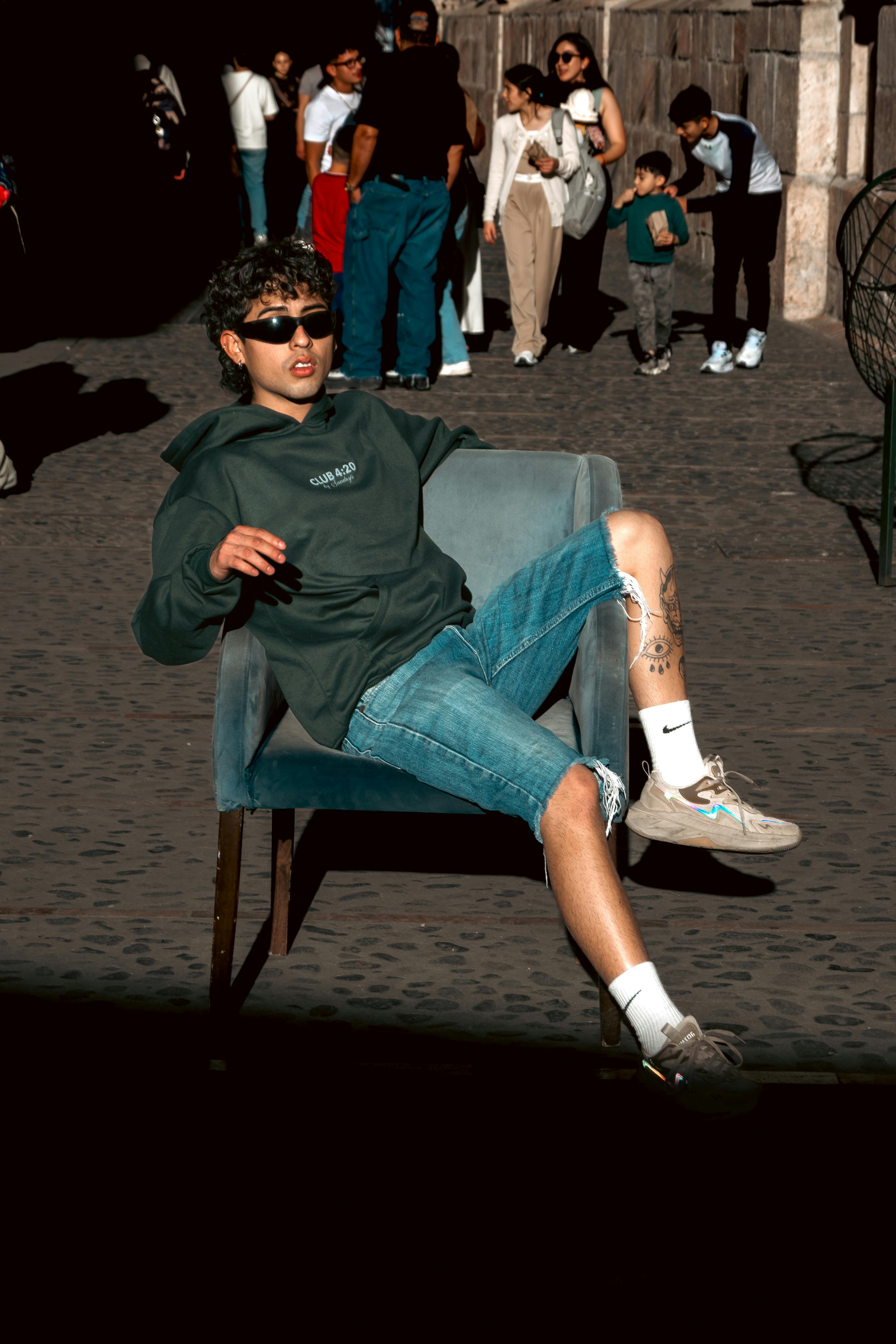 800 000+ Femmes+nues+et+habillées+en+photos banque d’images et photos libres de droit ...