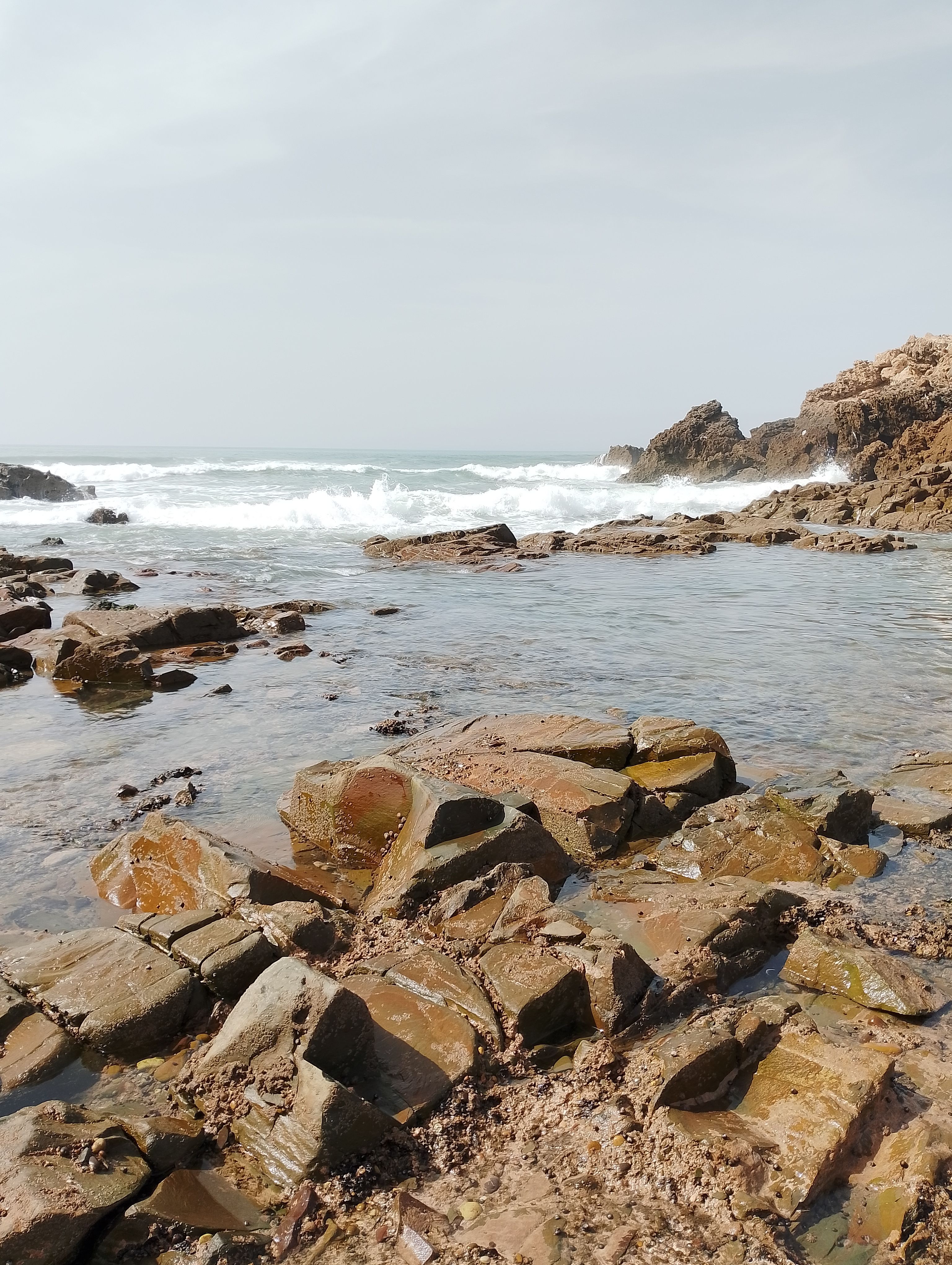 rocky-shoreline-in-casablanca-morocco-free-stock-photo