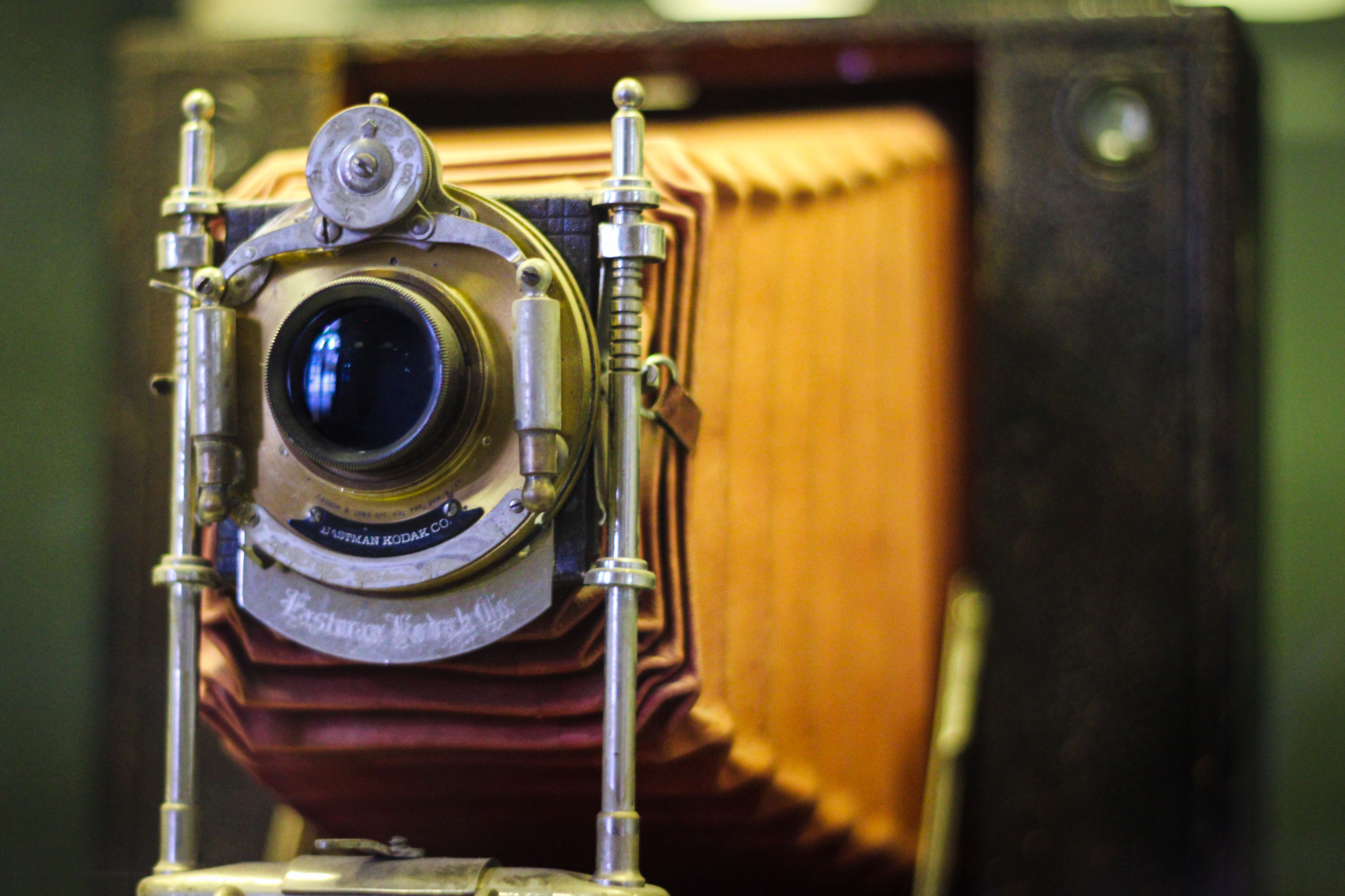 Close-up of a Vintage Bellows Camera Lens · Free Stock Photo