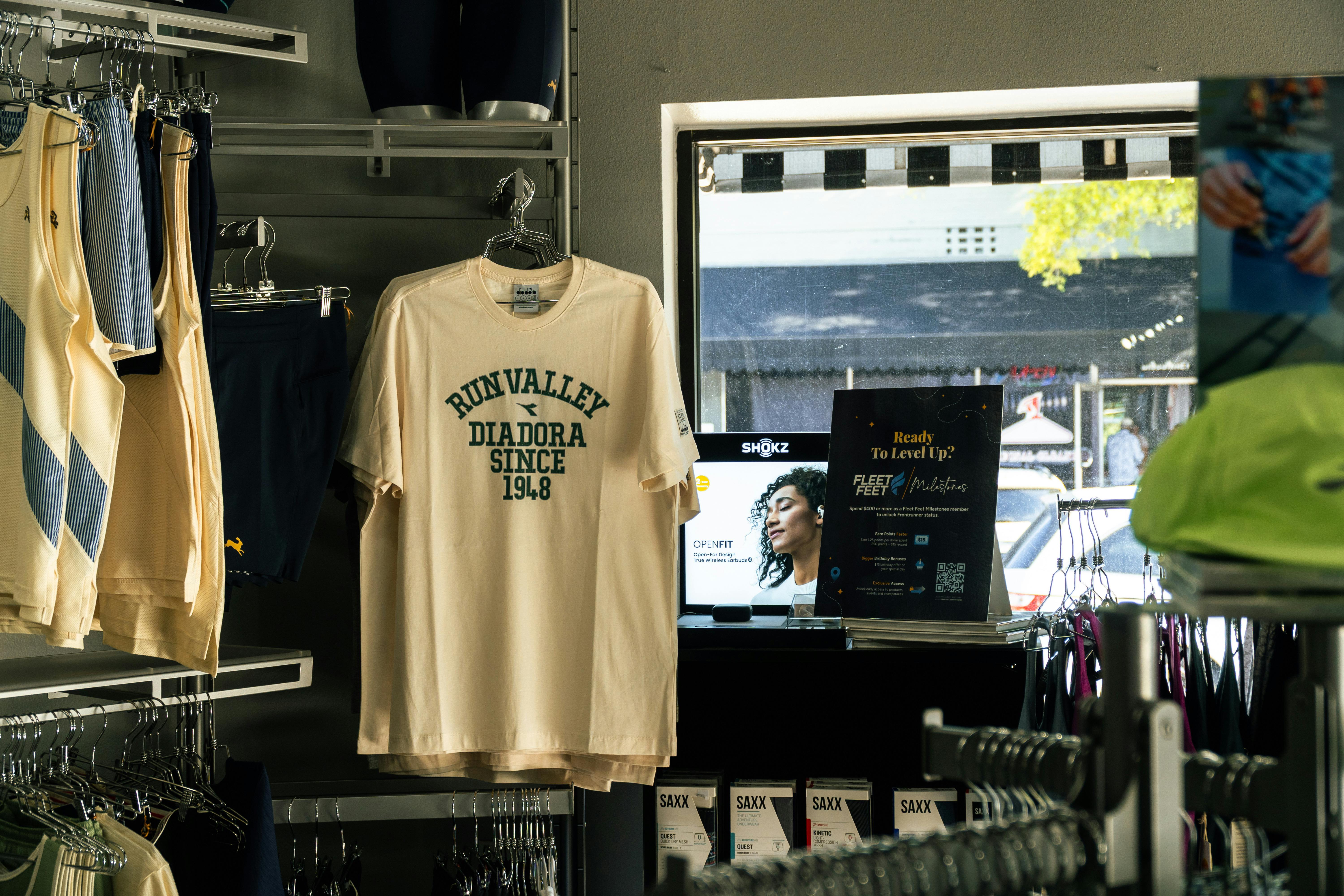 Merchandise Photos, Download The BEST Free Merchandise Stock Photos ...