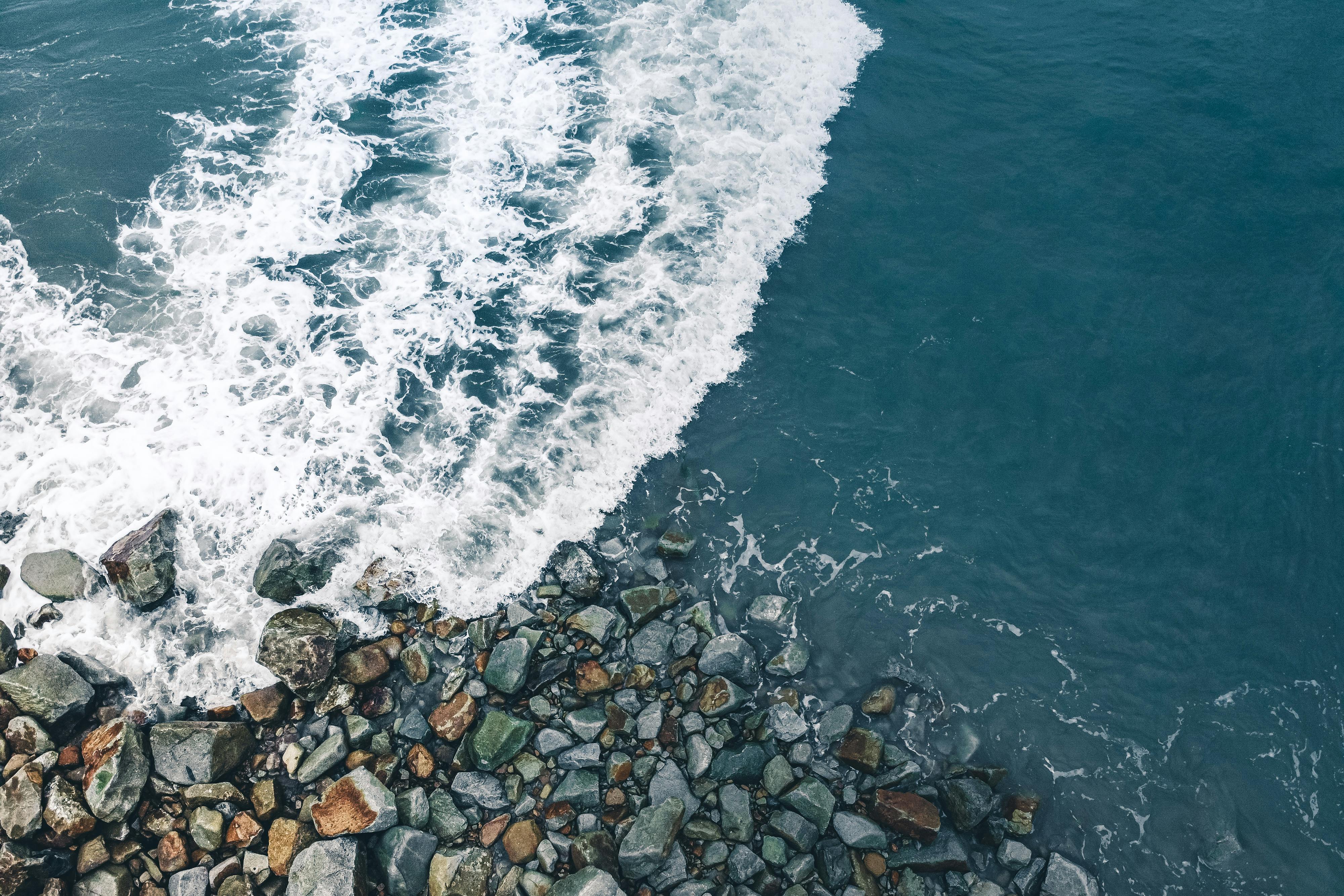 Waves Crashing Shore · Free Stock Photo