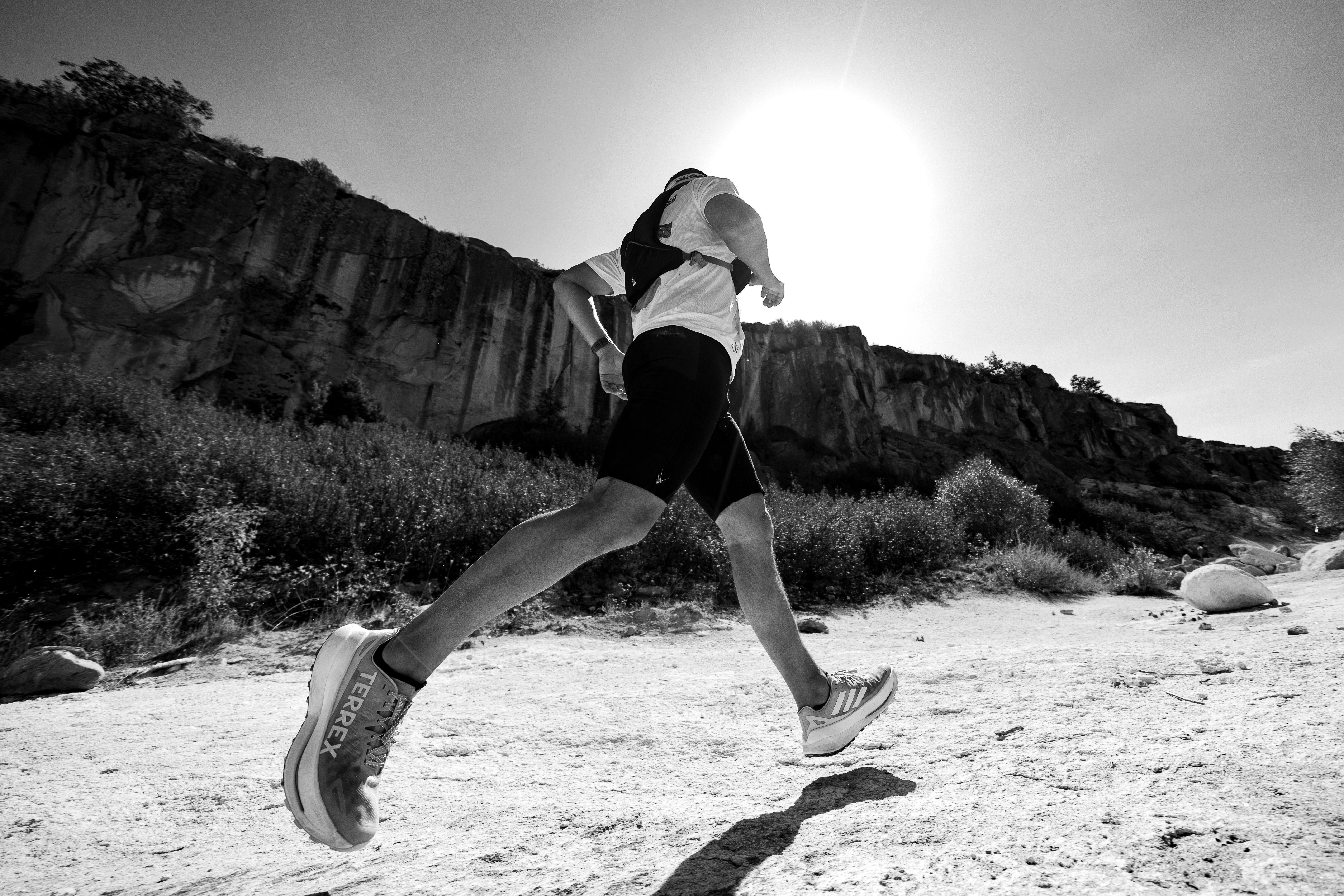 Dynamic Trail Runner in Black and White · Free Stock Photo
