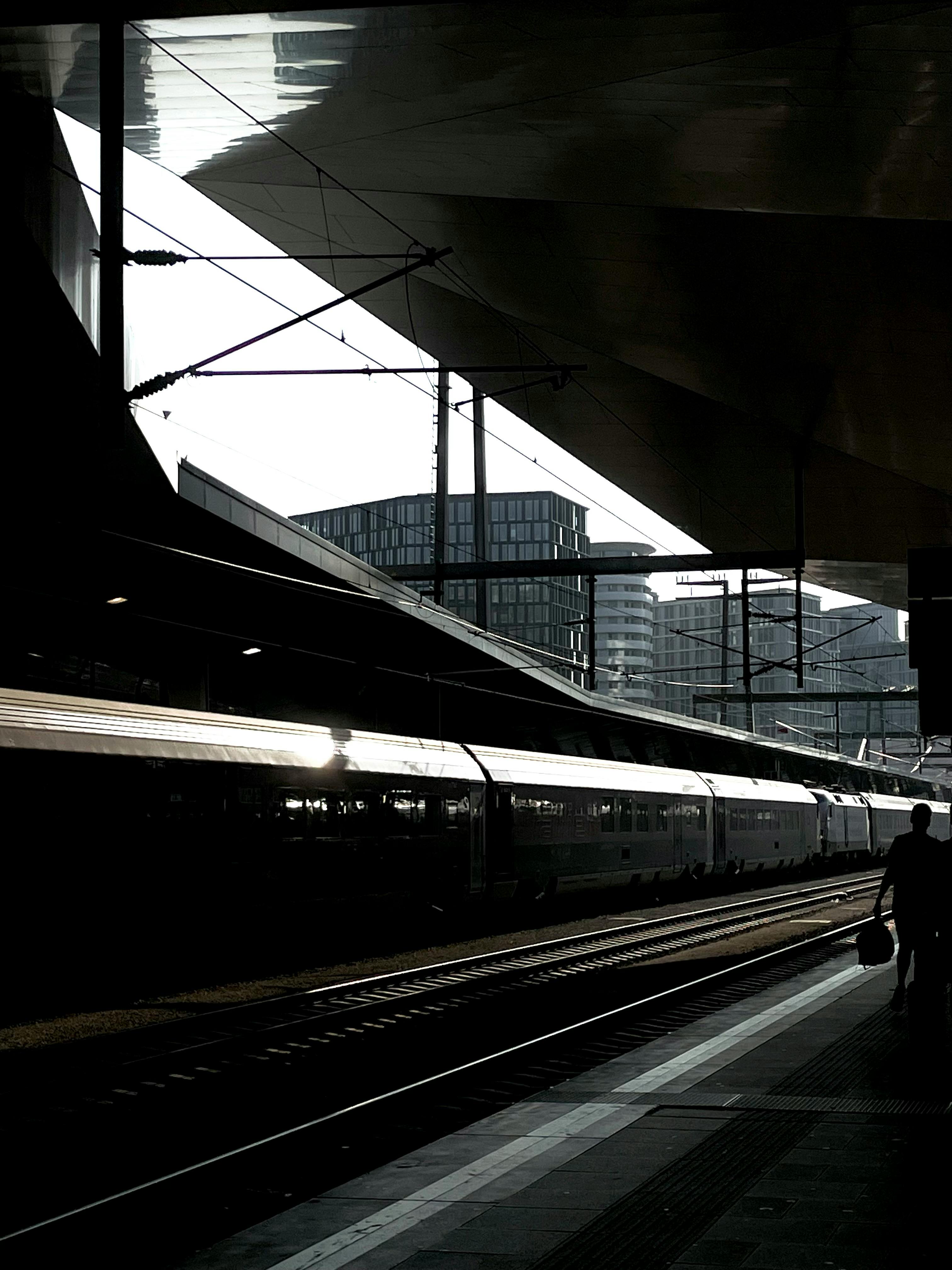 Kumapati Rails Photos, Download The BEST Free Kumapati Rails Stock ...