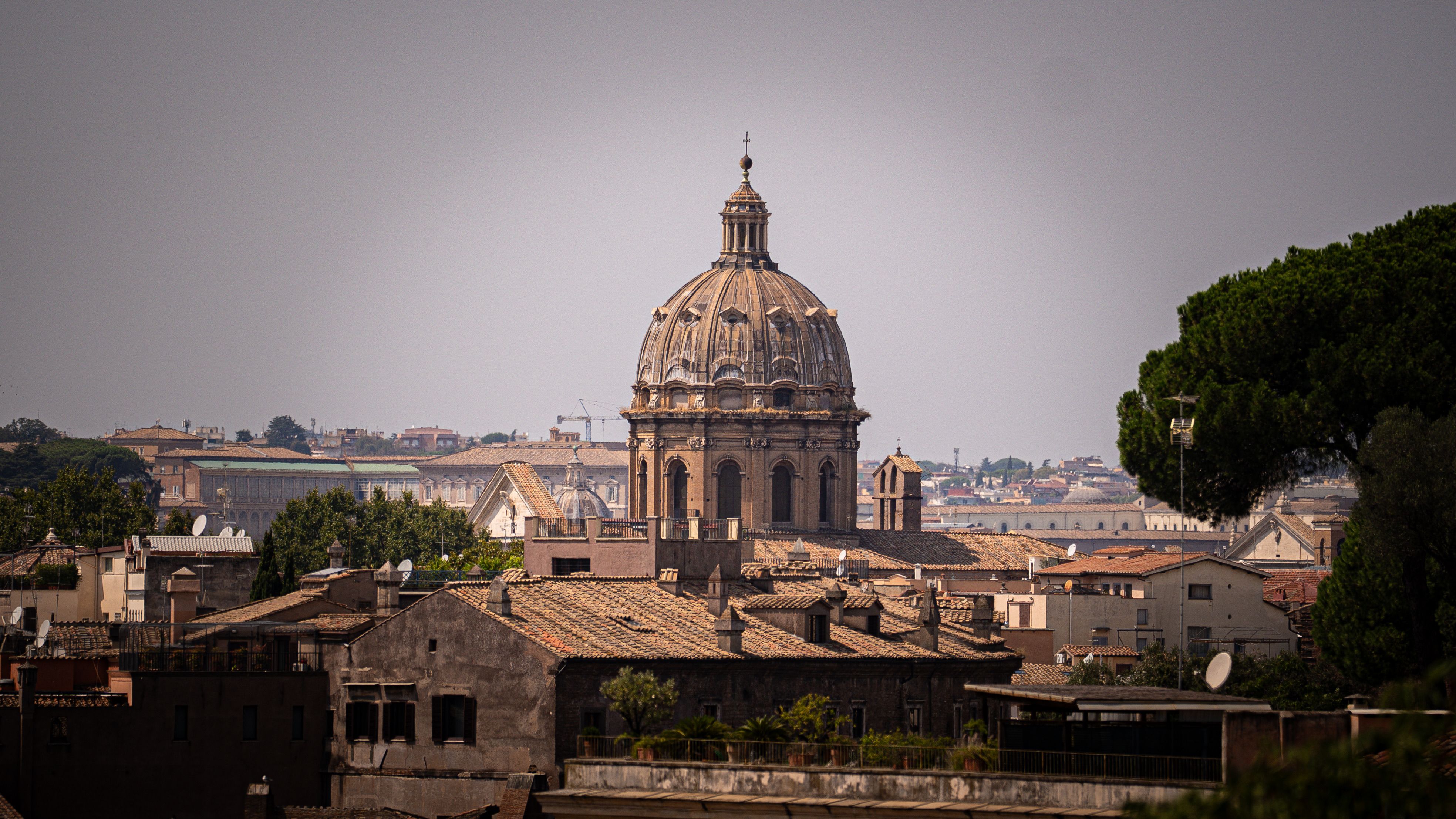 Stunning View of Roman Architecture Dome · Free Stock Photo