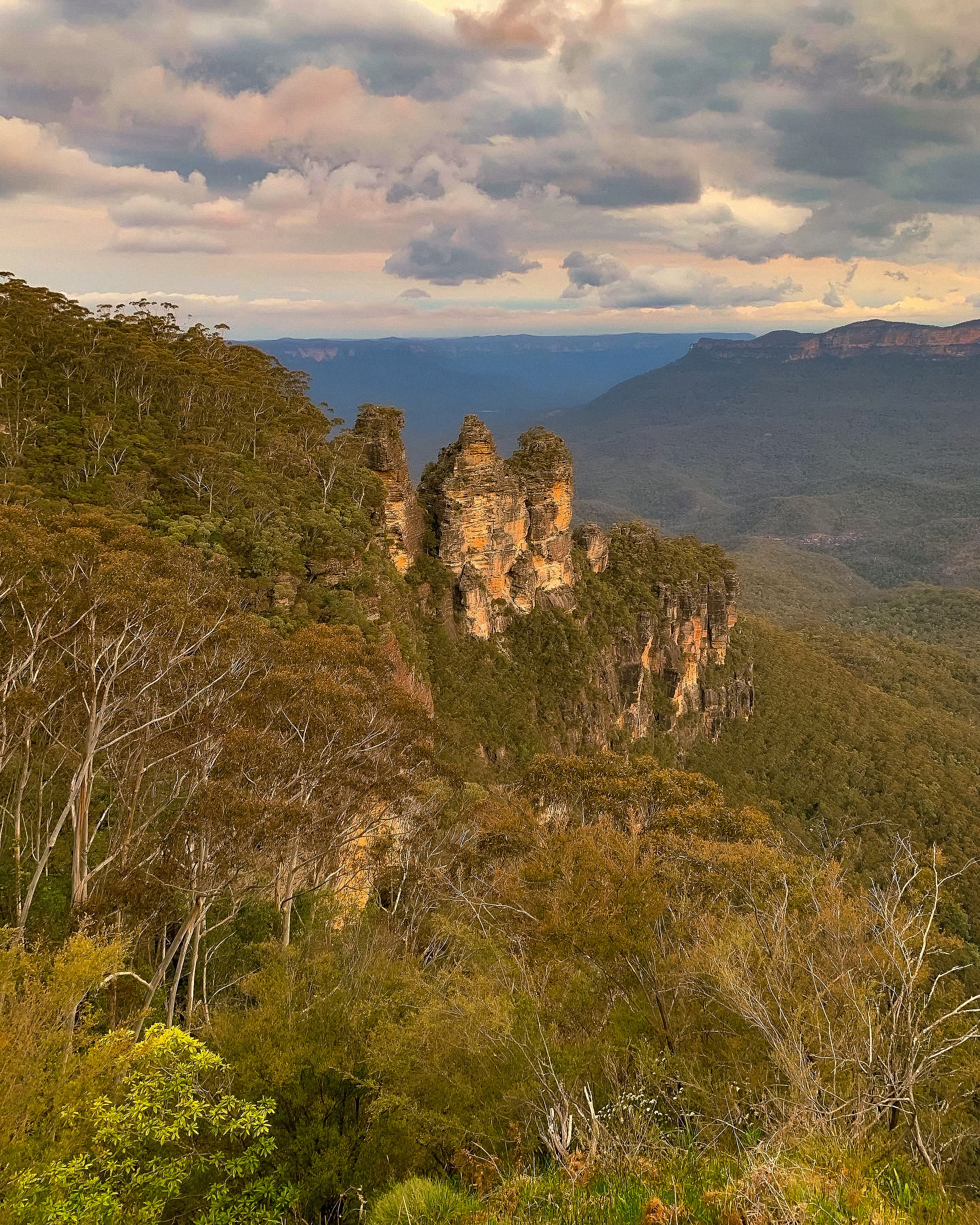 Three Sisters Photos, Download The BEST Free Three Sisters Stock Photos ...