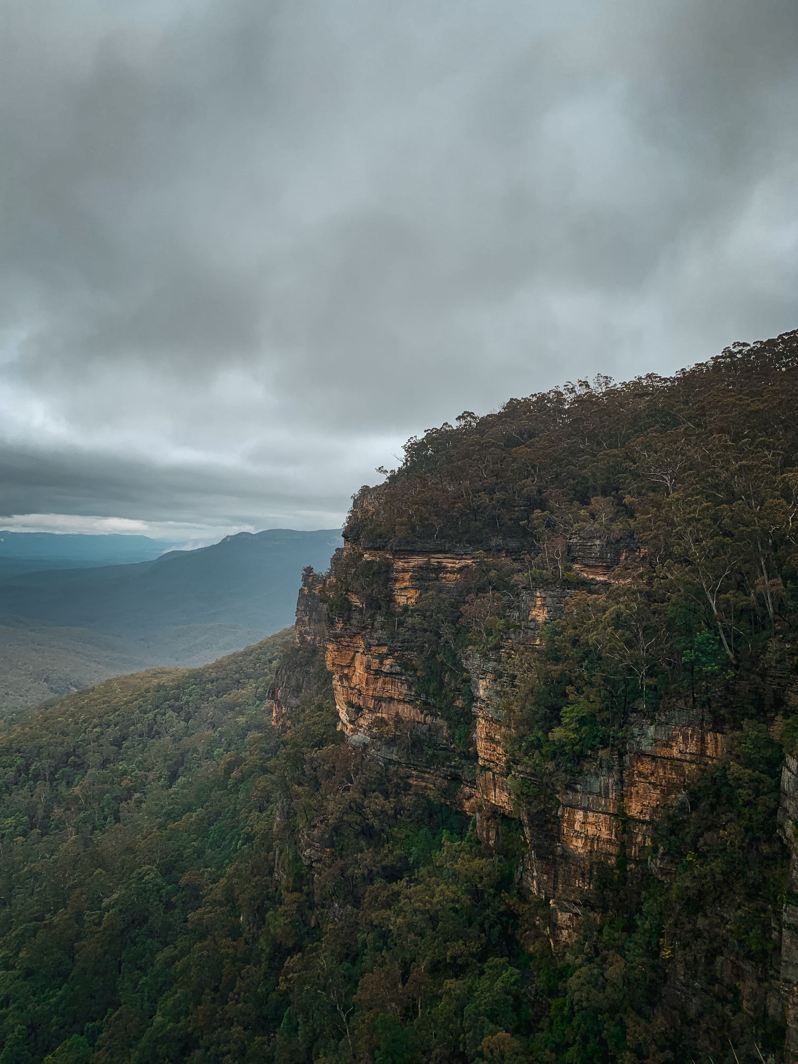 Moody Cliffside View in Blue Mountains, Australia · Free Stock Photo