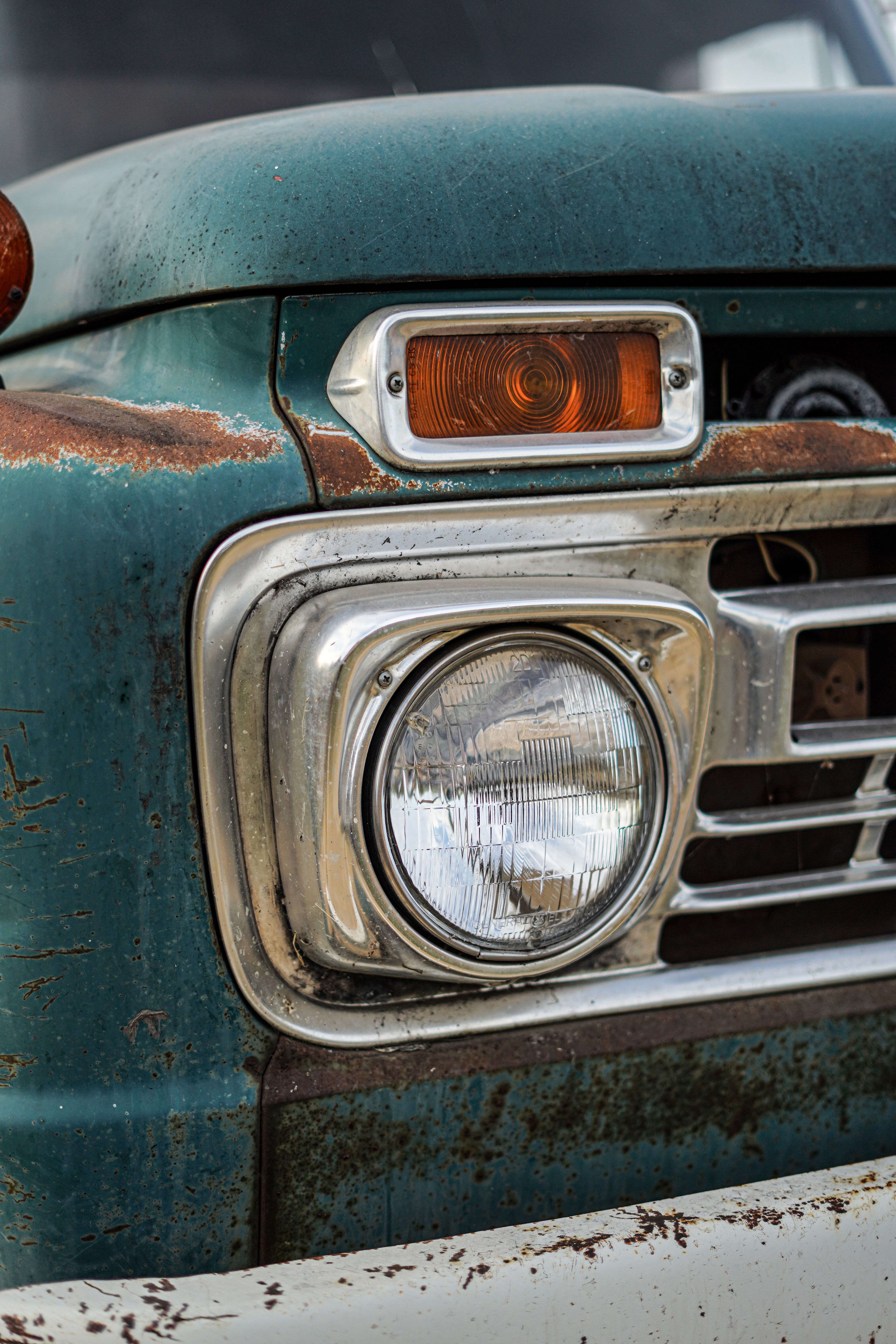 Rustic Vintage Truck Headlight Close-Up · Free Stock Photo