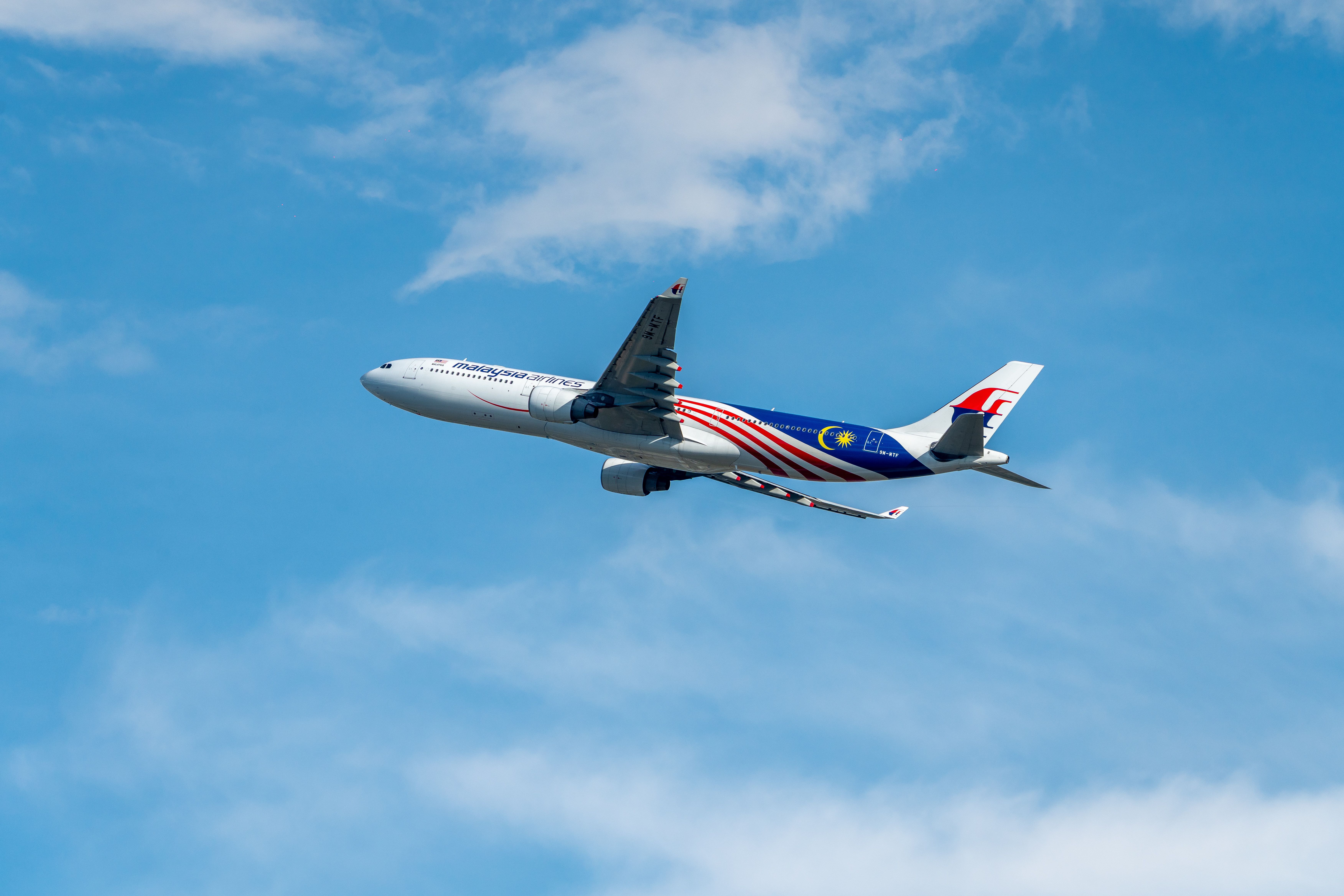 Plane Exterior Photos, Download The BEST Free Plane Exterior Stock ...