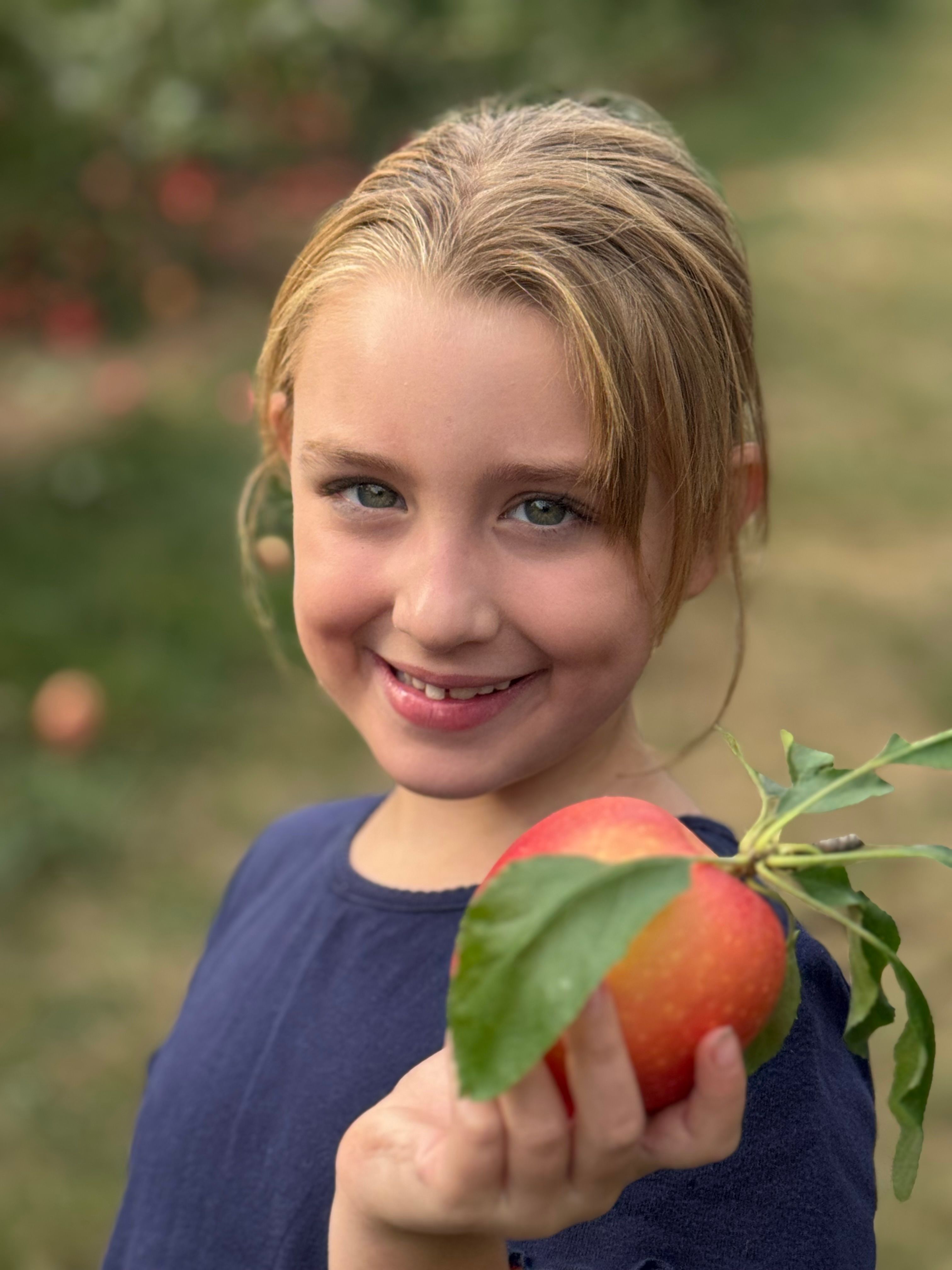 Farm Girl Photos, Download The BEST Free Farm Girl Stock Photos & HD Images