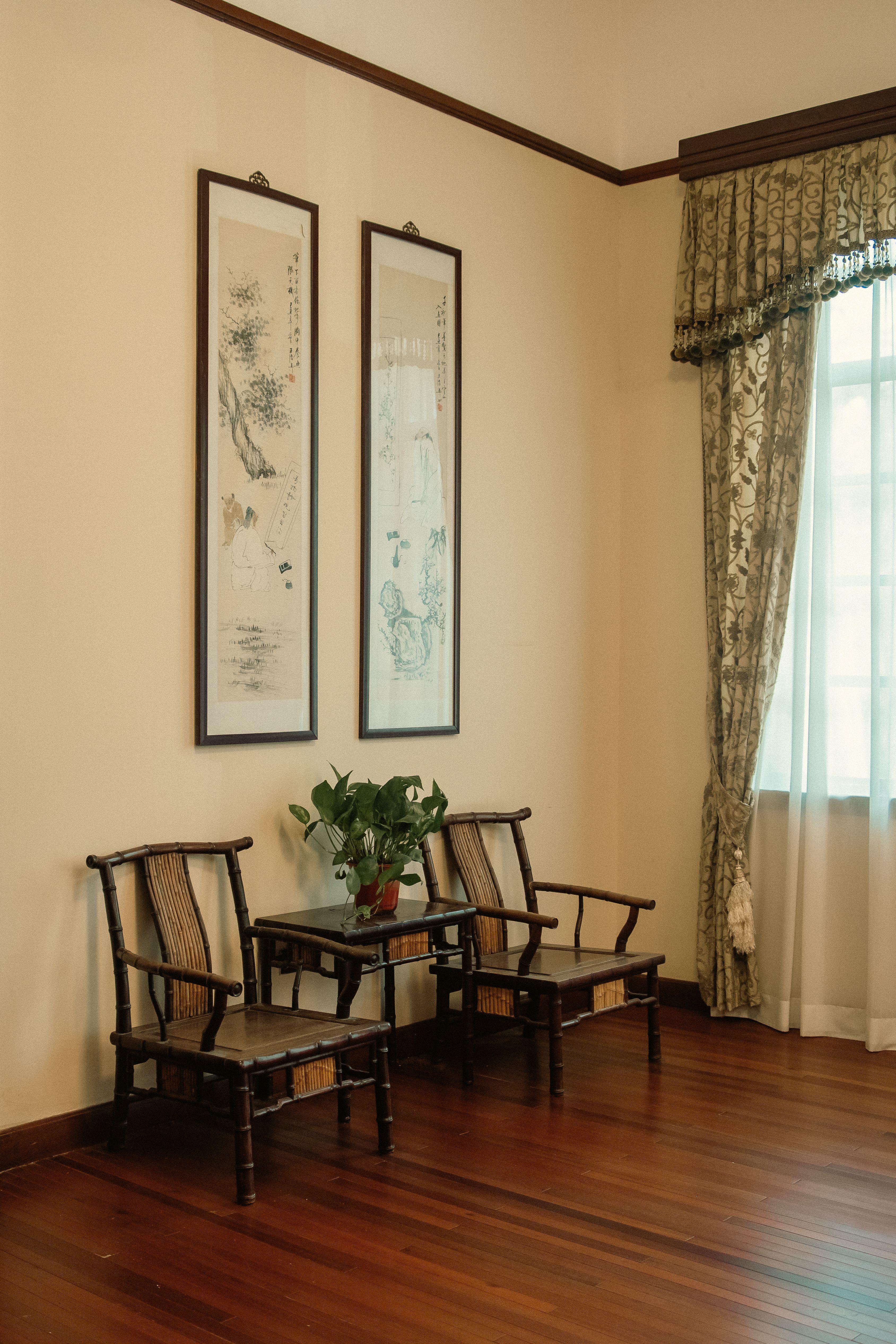 Elegant Traditional Chinese Interior with Bamboo Chairs · Free Stock Photo