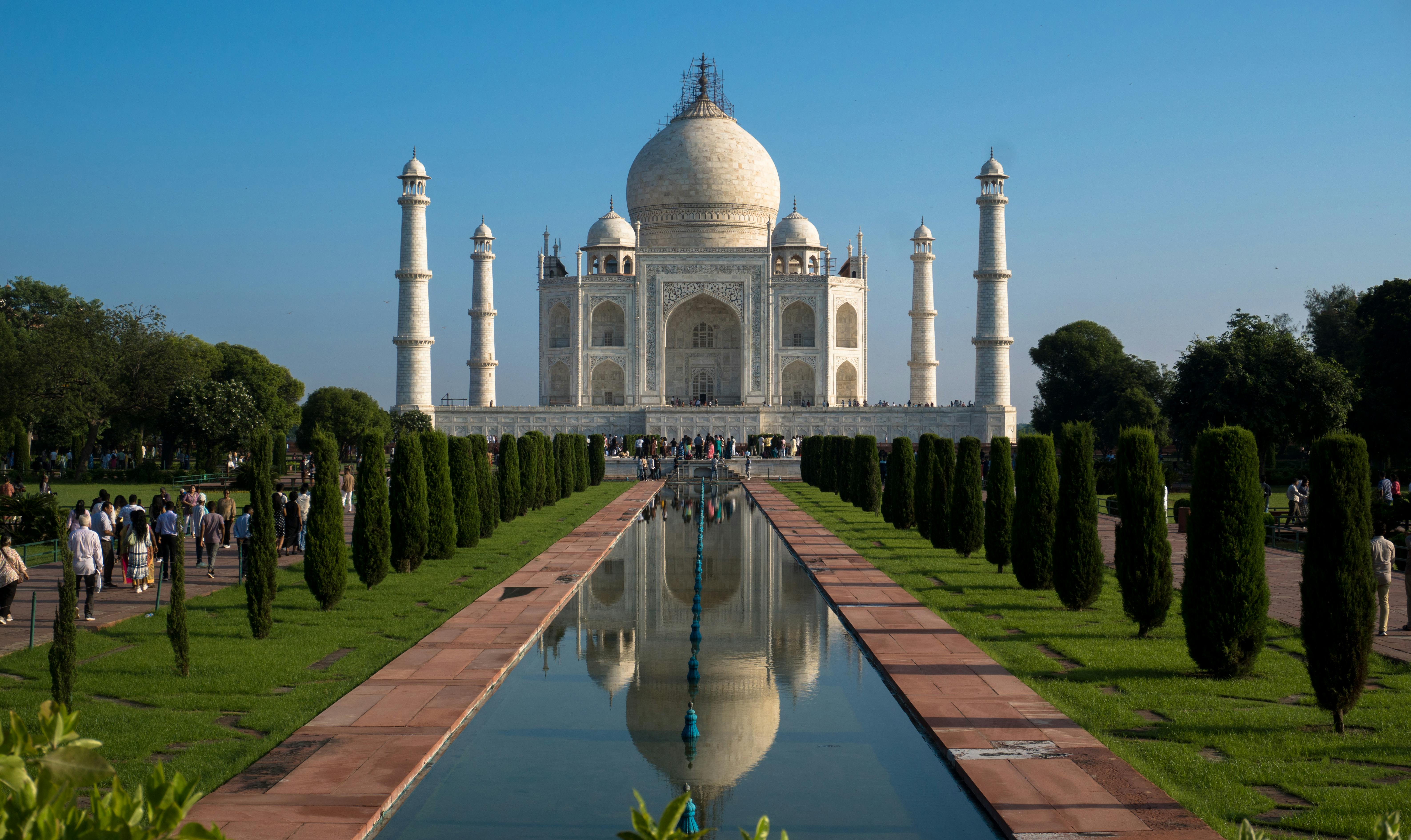 Taj Mahal: Stunning Architectural Wonder in Agra · Free Stock Photo