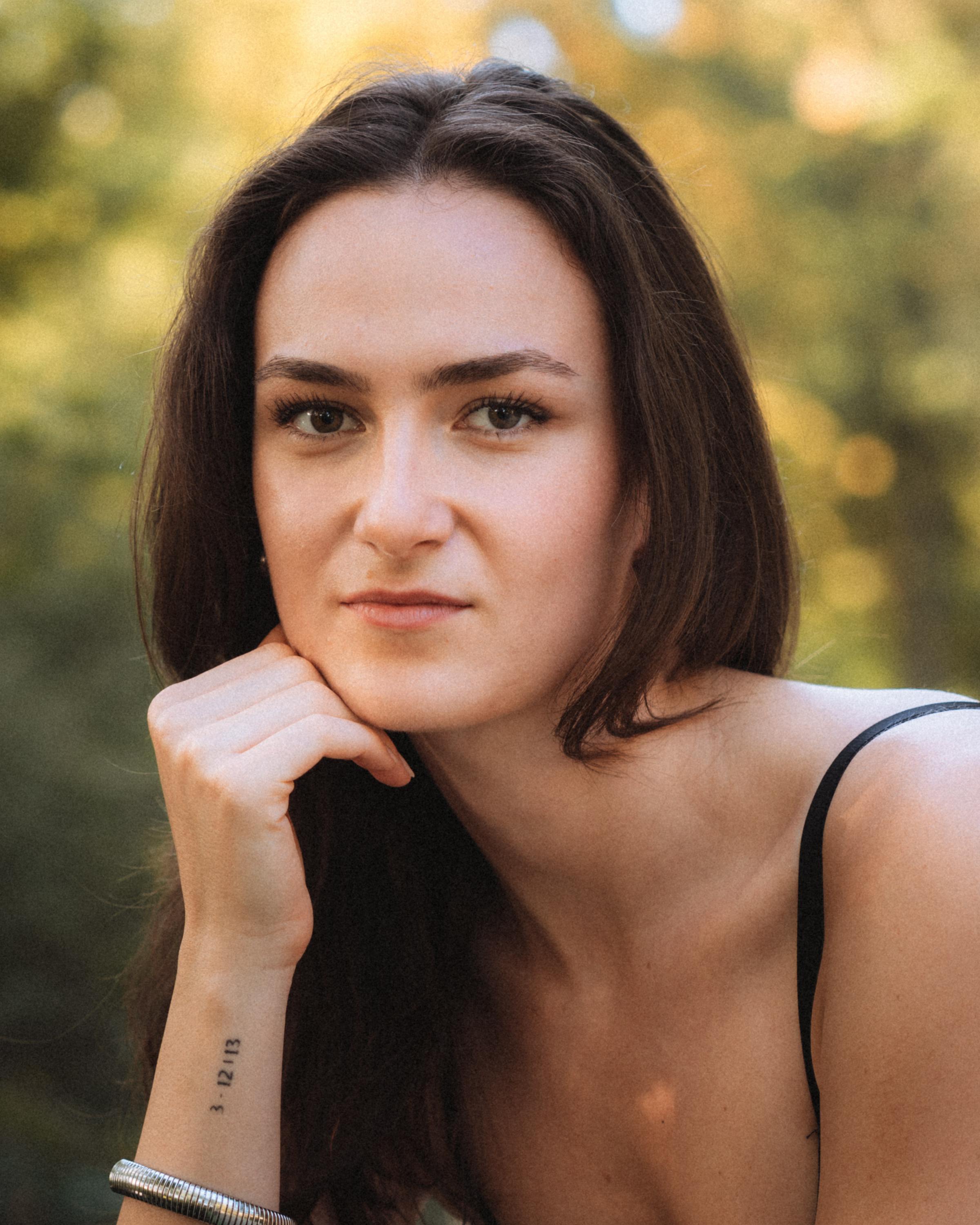 70 000+ Meuf+fraiche+ado+nue banque d’images et photos libres de droit · Téléchargement gratuit ...