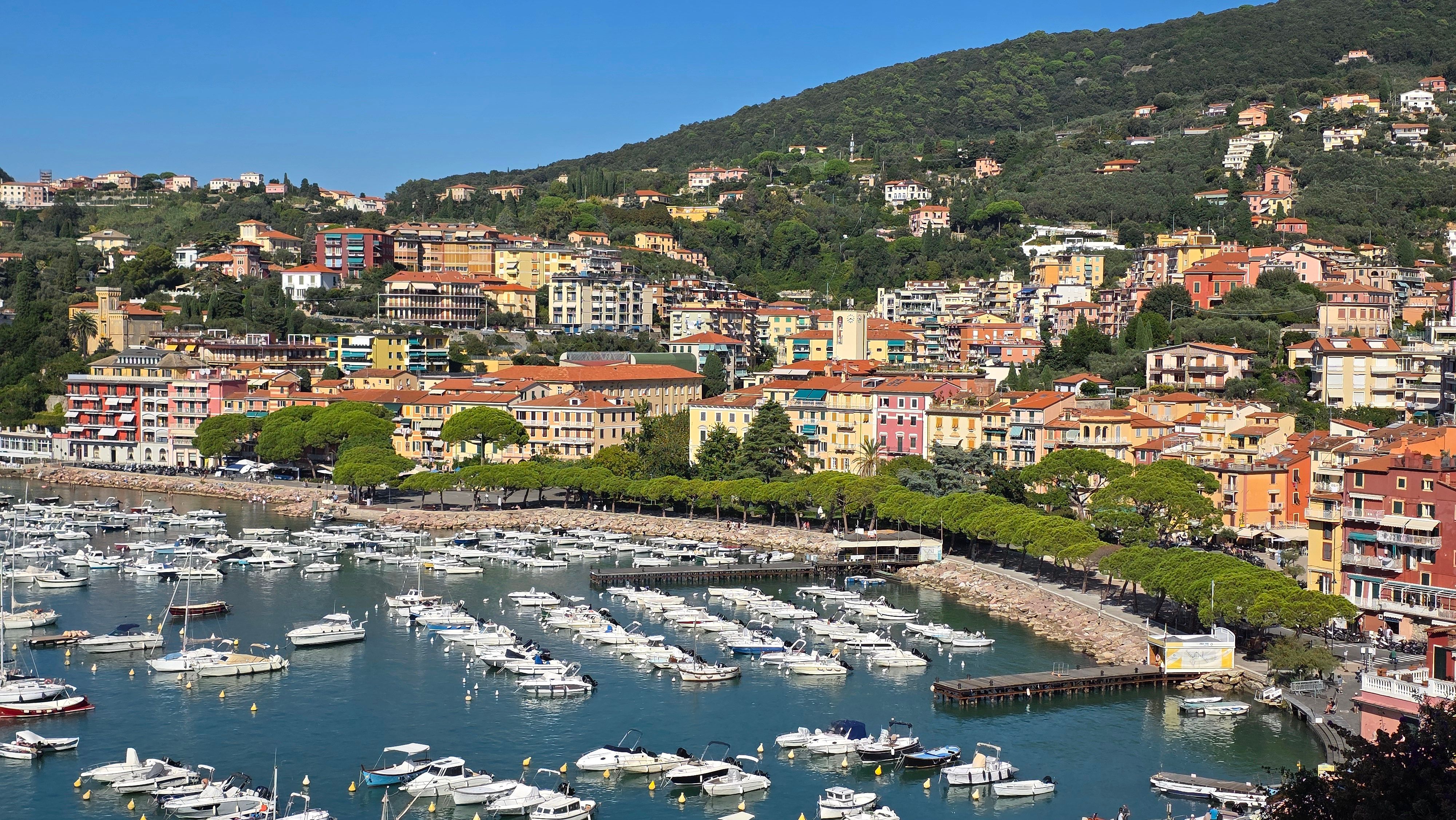 Scenic Port View of Colorful Mediterranean Town · Free Stock Photo