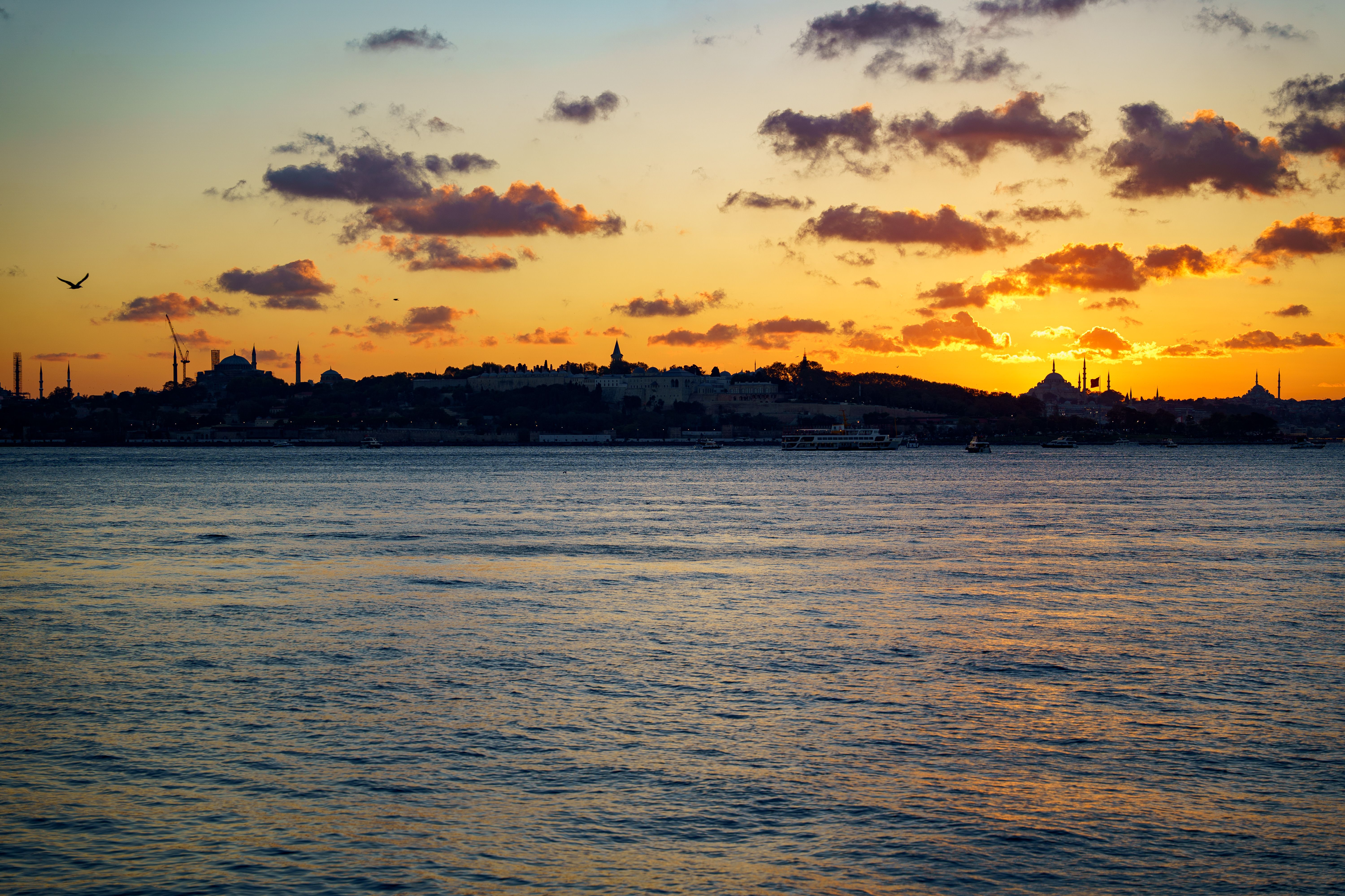 Scenic Sunset View Over Istanbul Waterways · Free Stock Photo