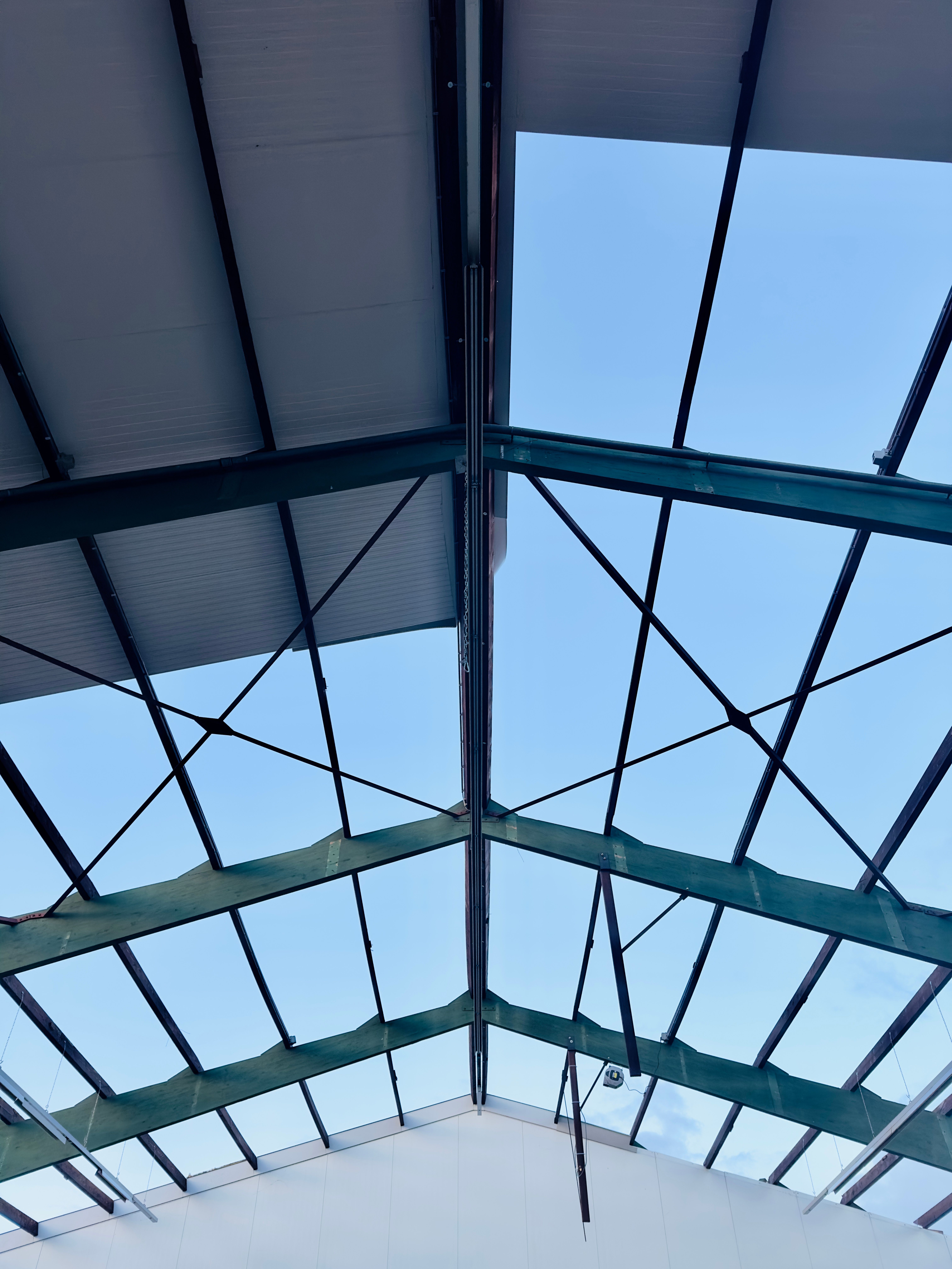 Modern Architecture Steel Roof Frame Design · Free Stock Photo