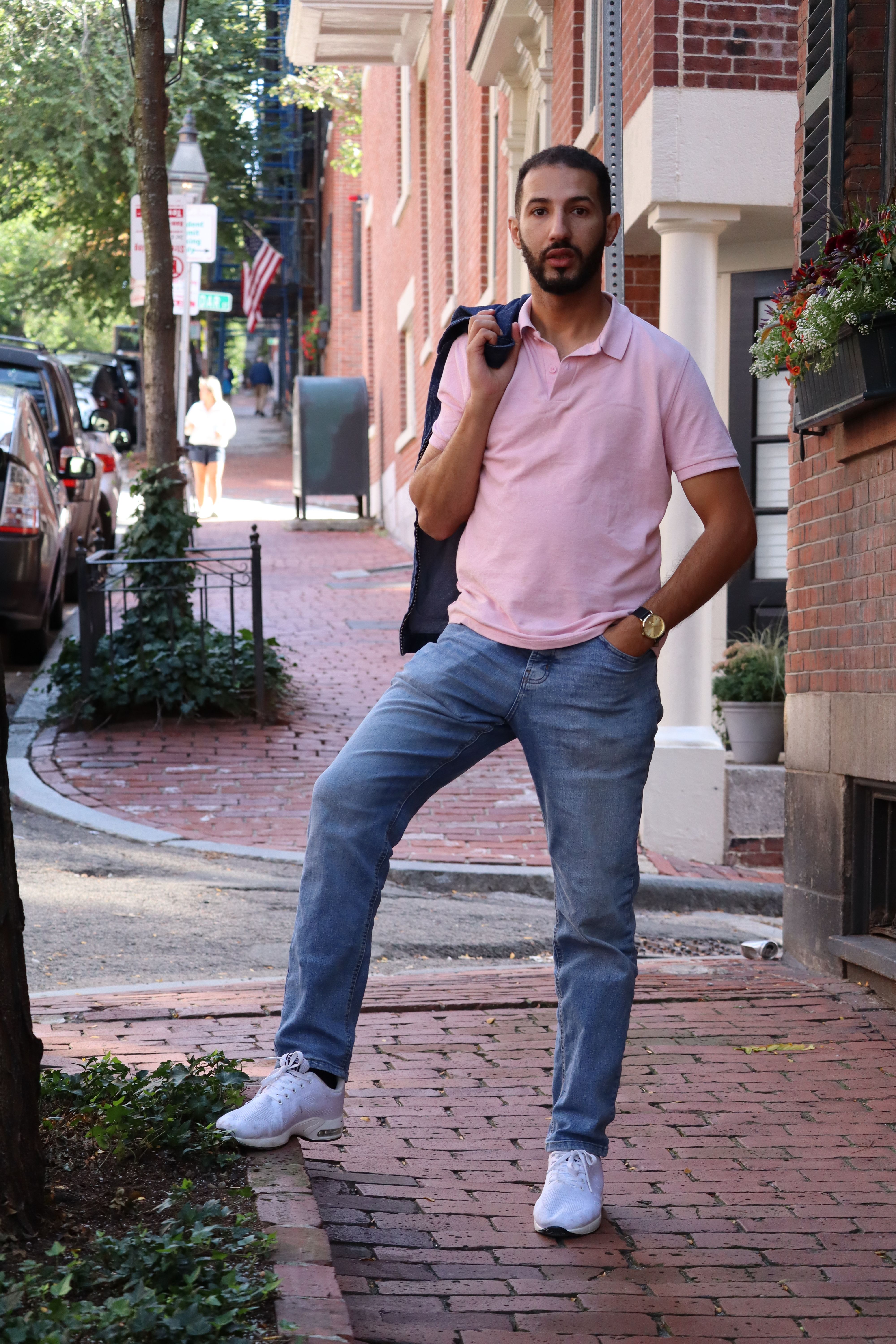 Casual Stroll on Boston's Historic Streets · Free Stock Photo