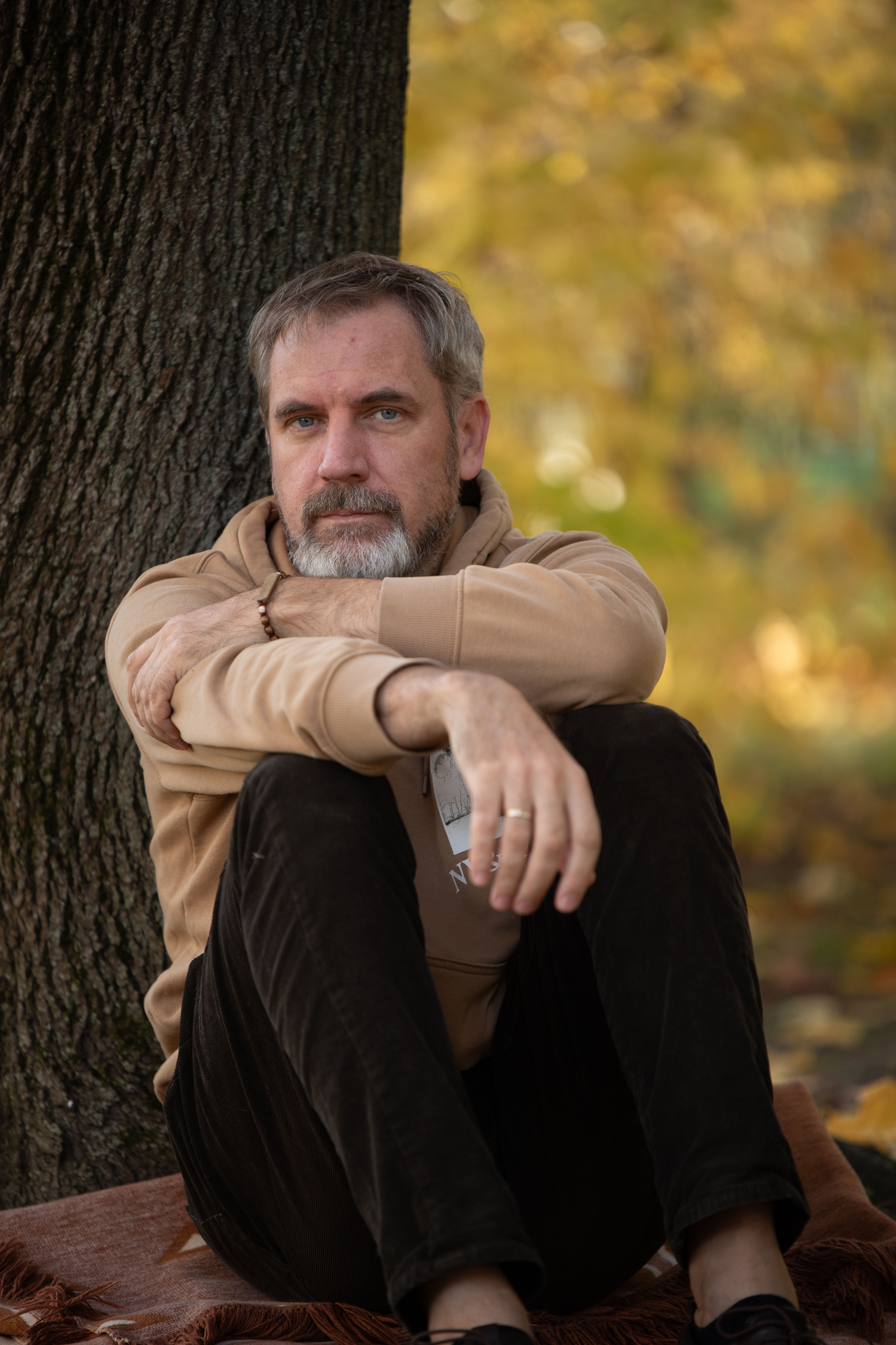 Person Sitting Photos, Download The BEST Free Person Sitting Stock ...
