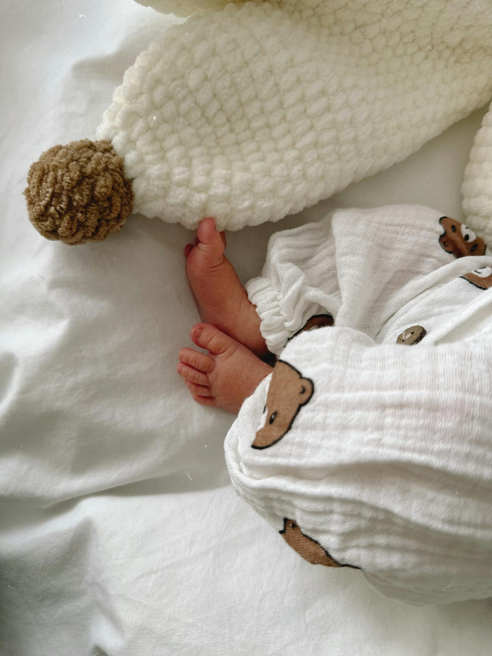 Gross Feet Photos, Download The BEST Free Gross Feet Stock Photos & HD ...