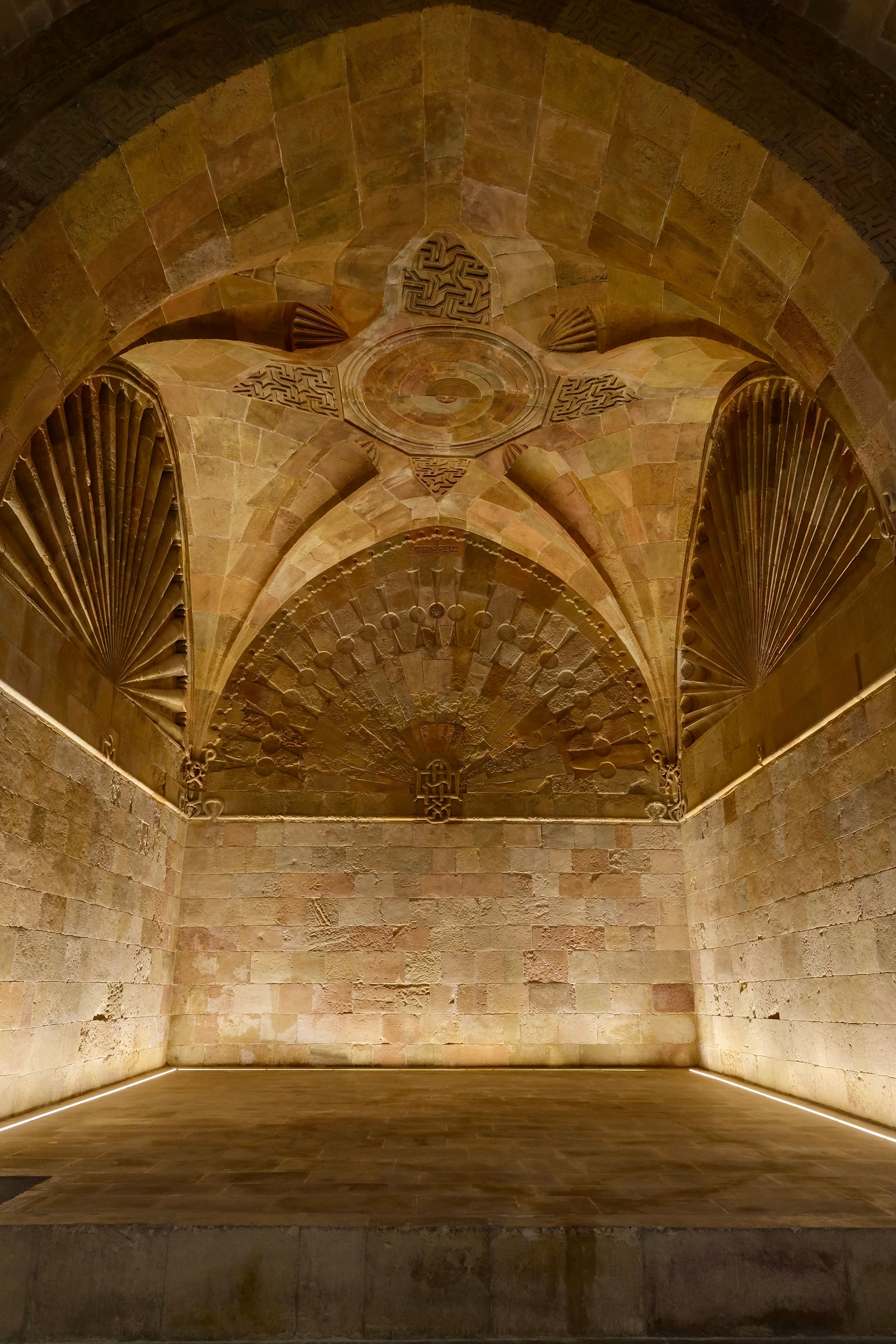 Intricate Vaulted Ceiling in Historical Structure · Free Stock Photo