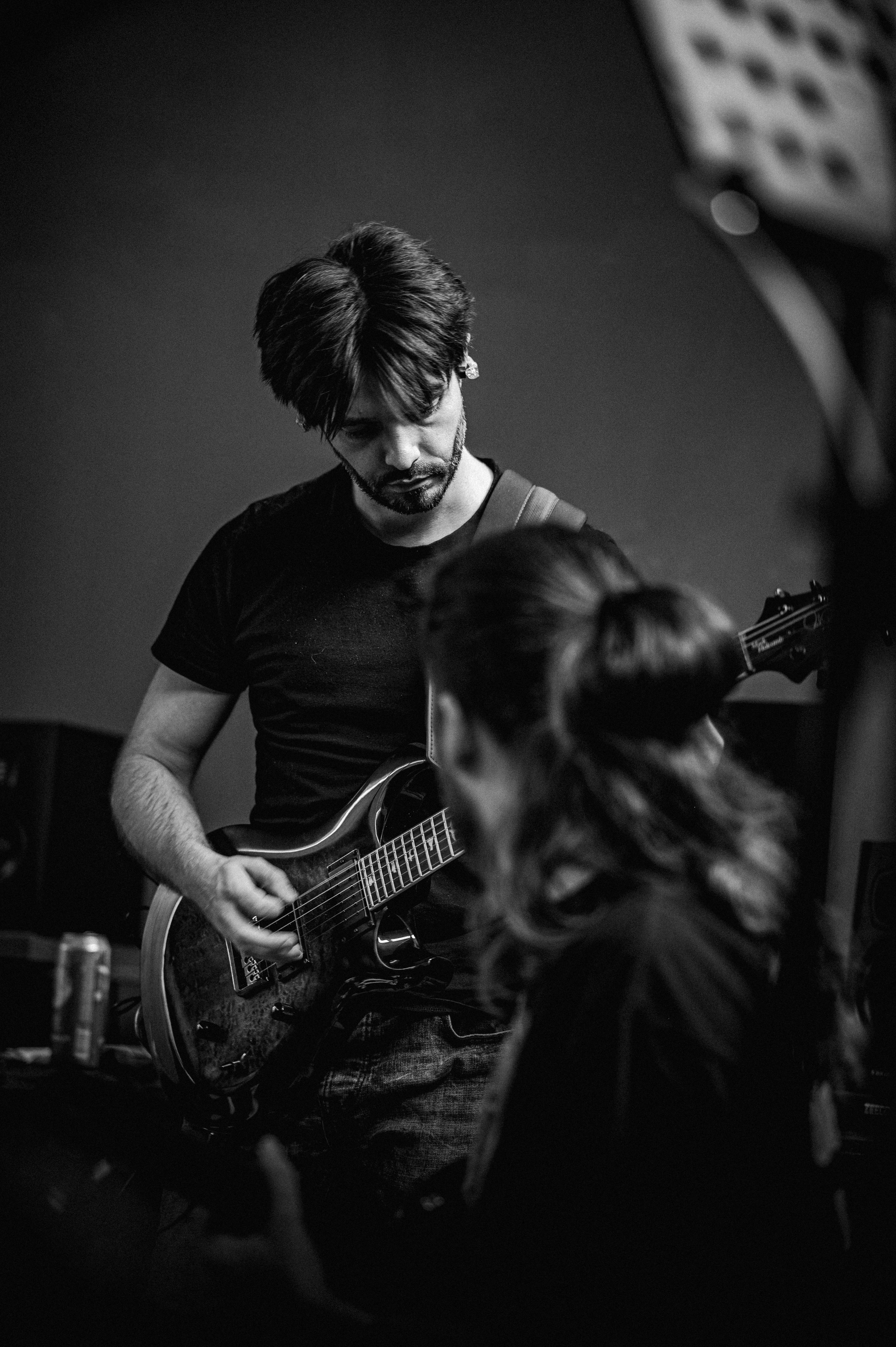 Black and White Music Jam Session with Guitarists · Free Stock Photo