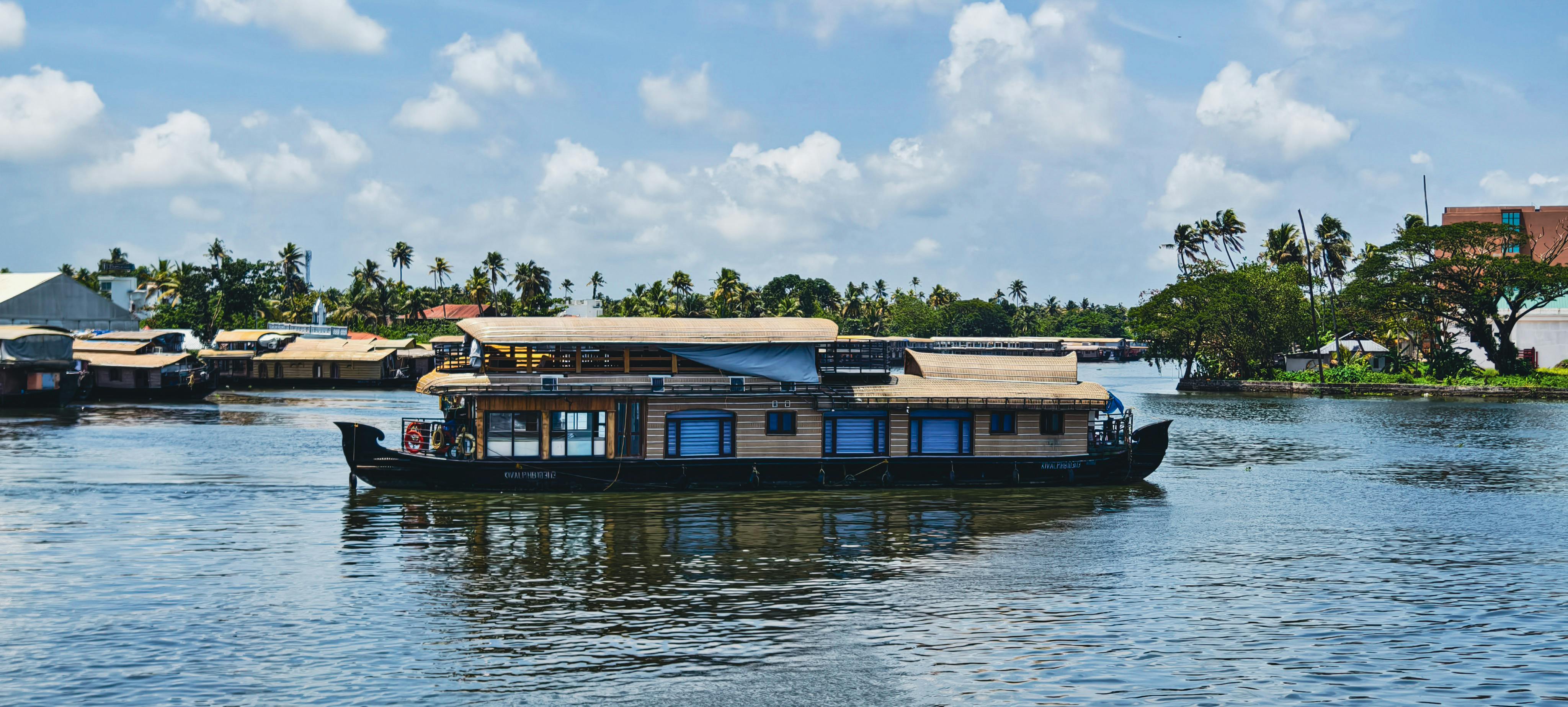 Houseboat Photos, Download The BEST Free Houseboat Stock Photos & HD Images