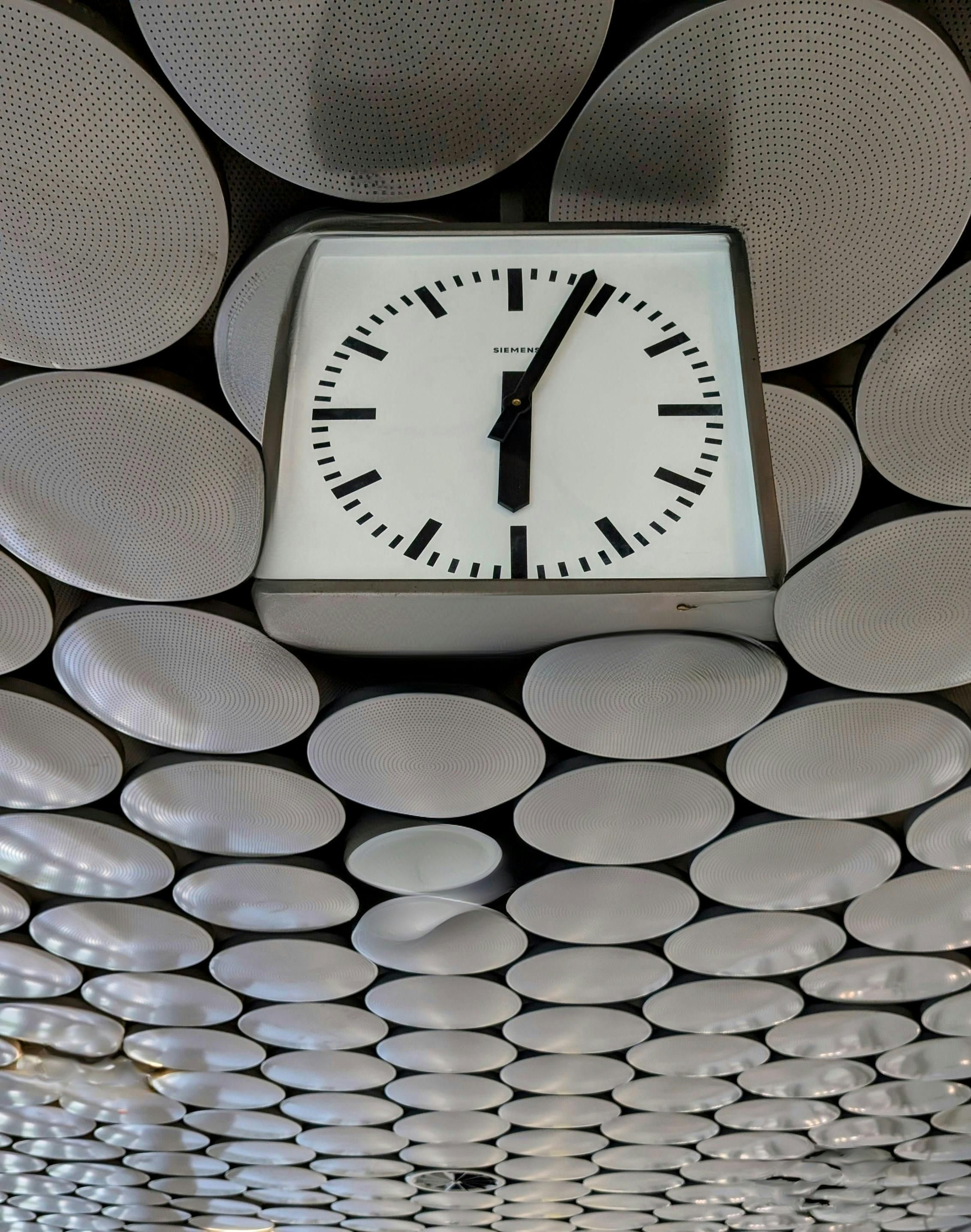 Modern Ceiling Design with Square Wall Clock · Free Stock Photo