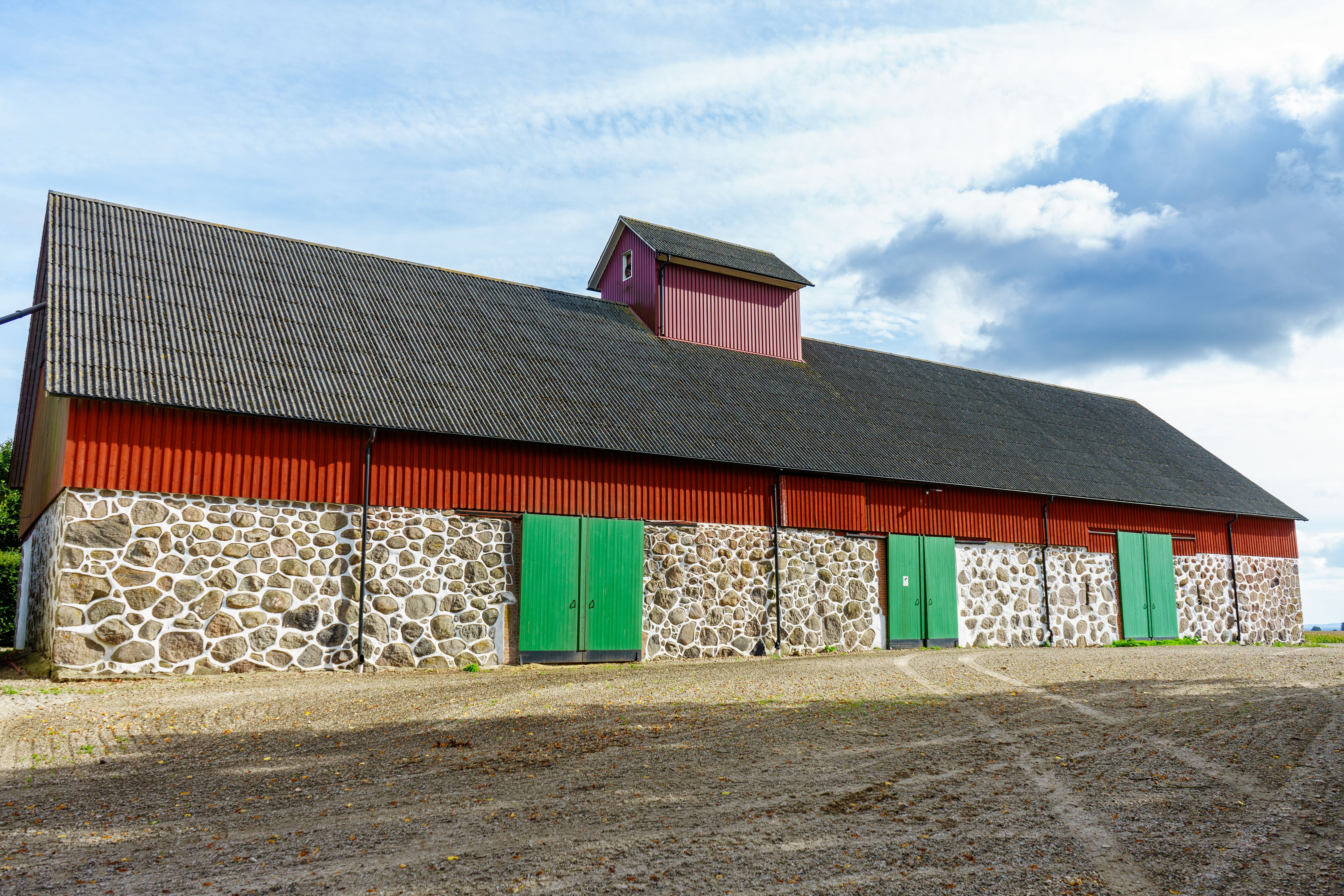 Traditional Scandinavian Barn in Rural Skåne · Free Stock Photo