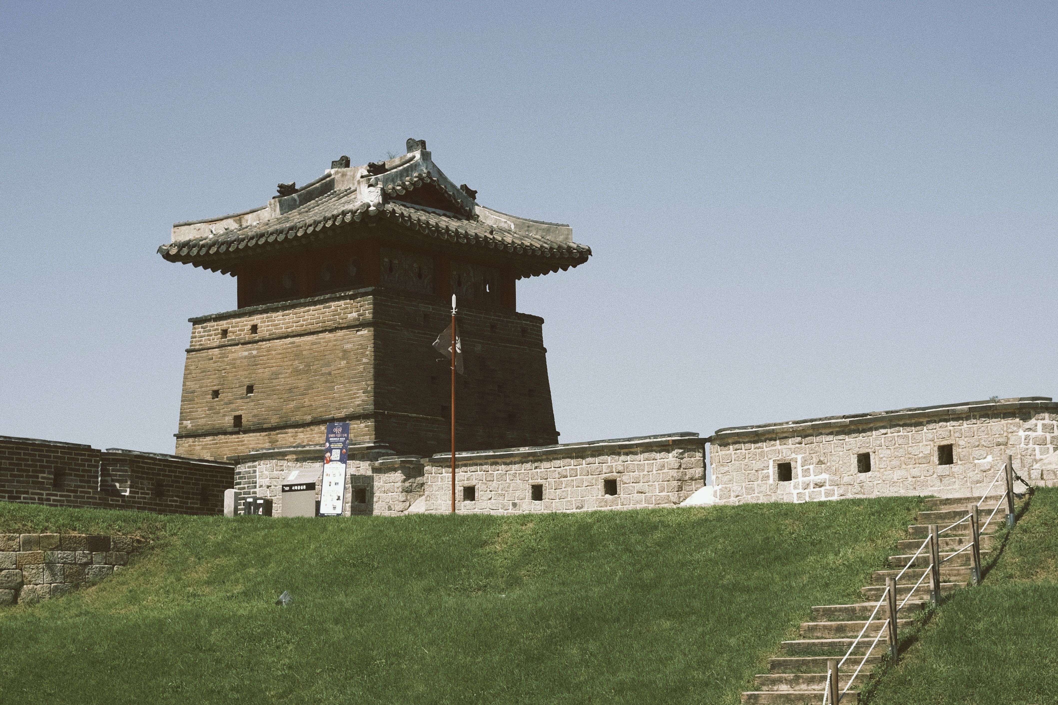 Historic Asian Fortress with Ancient Architecture · Free Stock Photo
