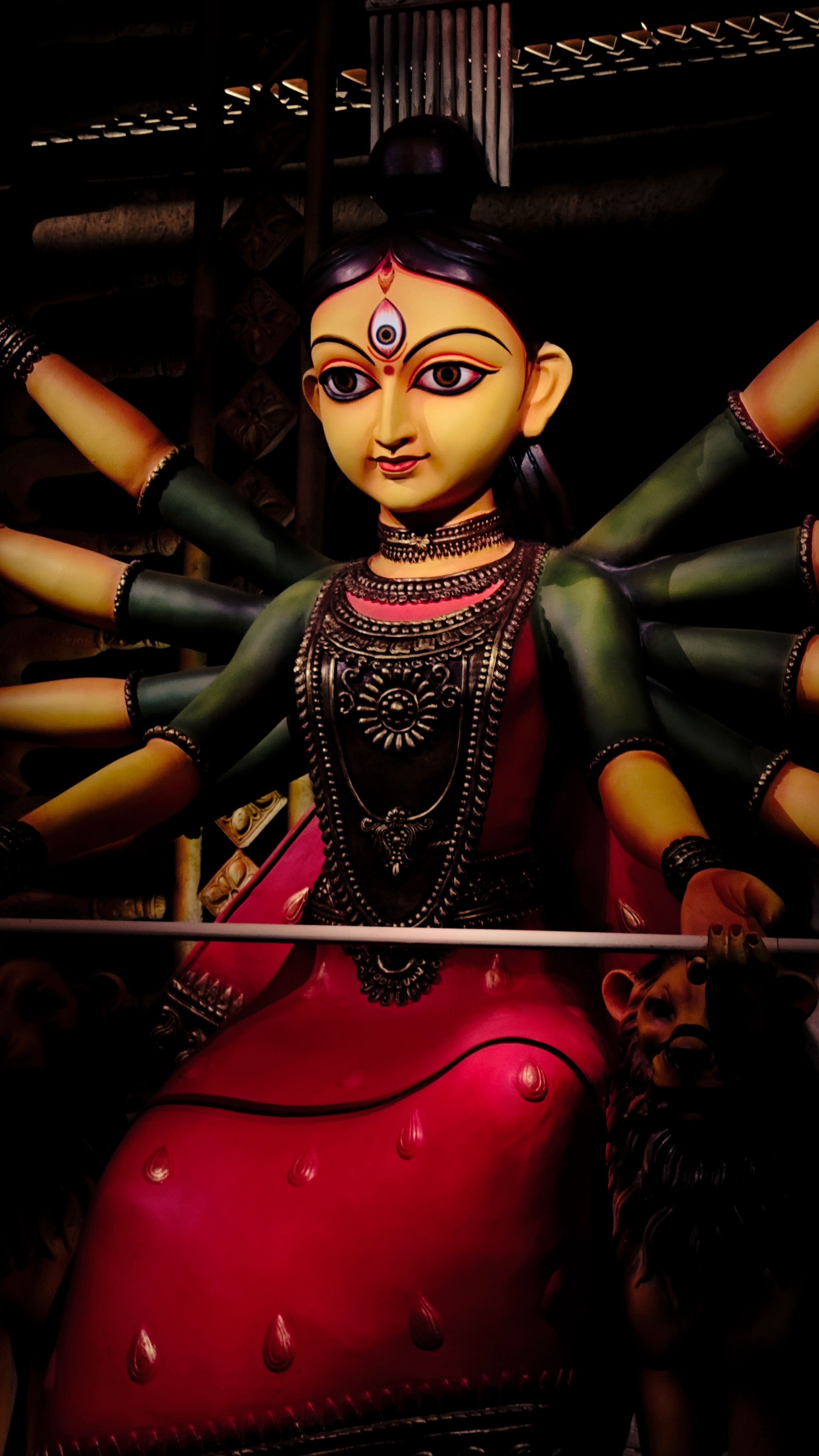 Vibrant Durga Idol with Multiple Arms · Free Stock Photo