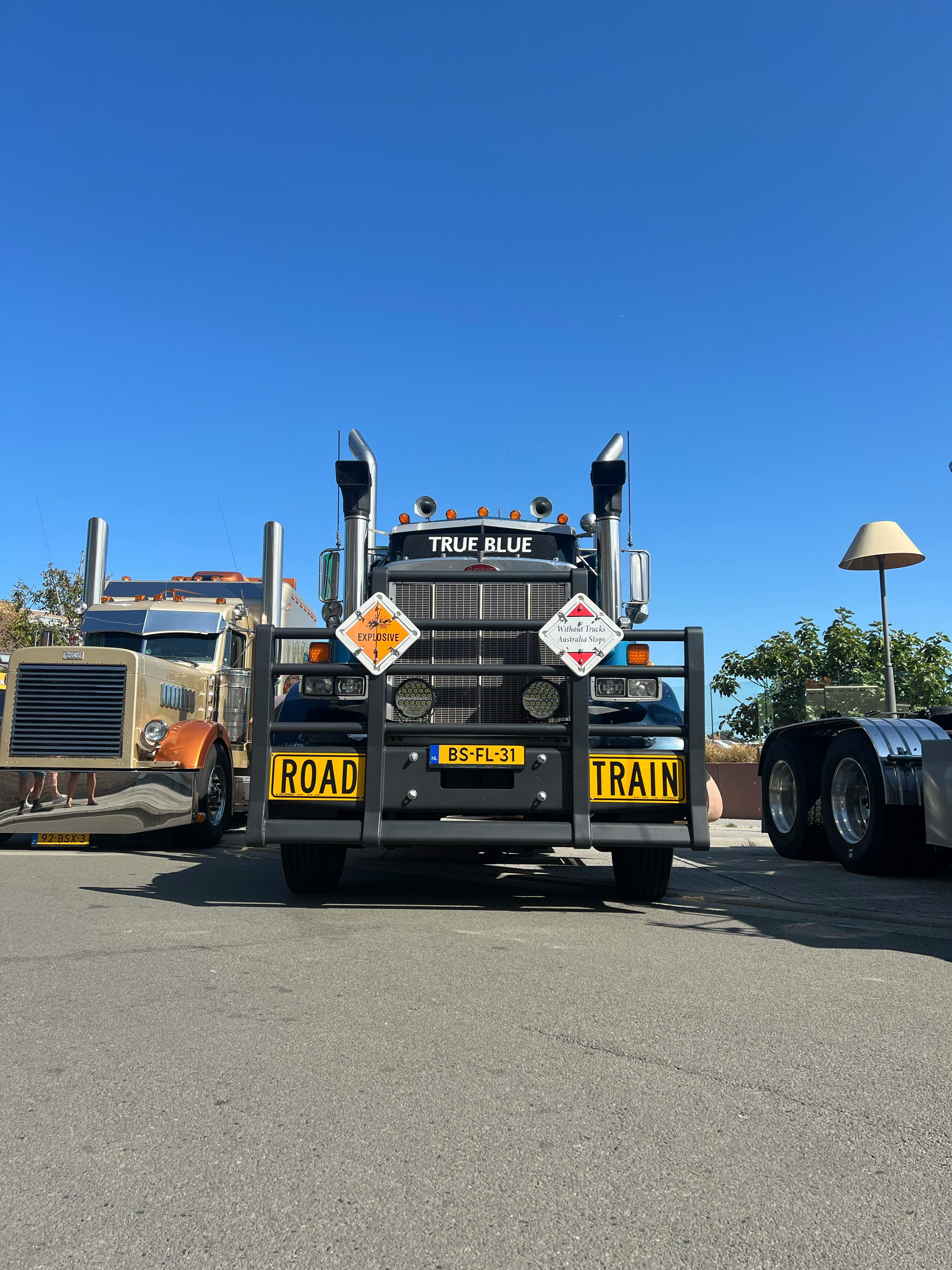 Lorry Photos, Download The BEST Free Lorry Stock Photos & HD Images