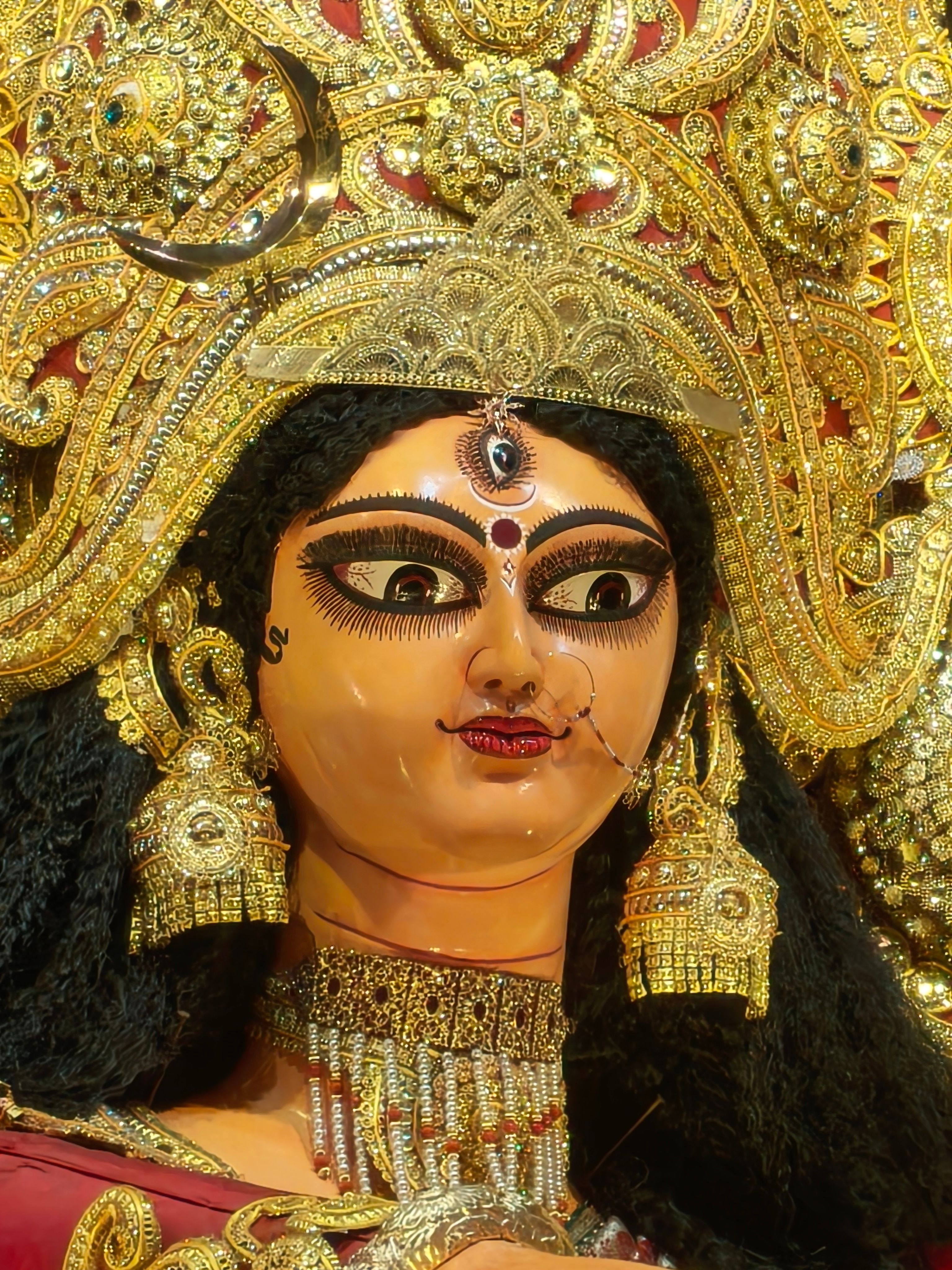 Intricate Durga Idol with Gold Ornaments · Free Stock Photo